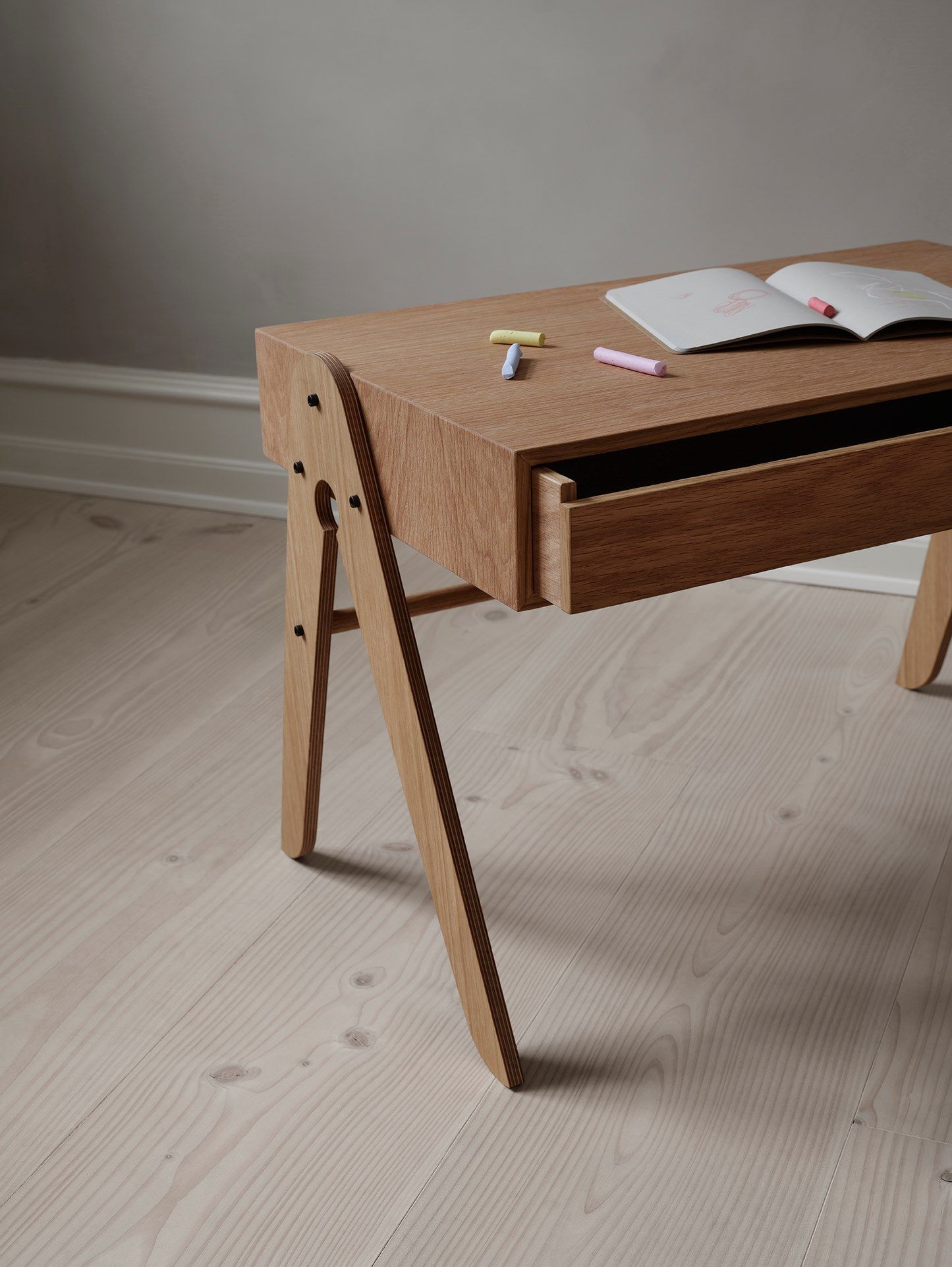GEO’S TABLE Kids writing desk By We Do Wood