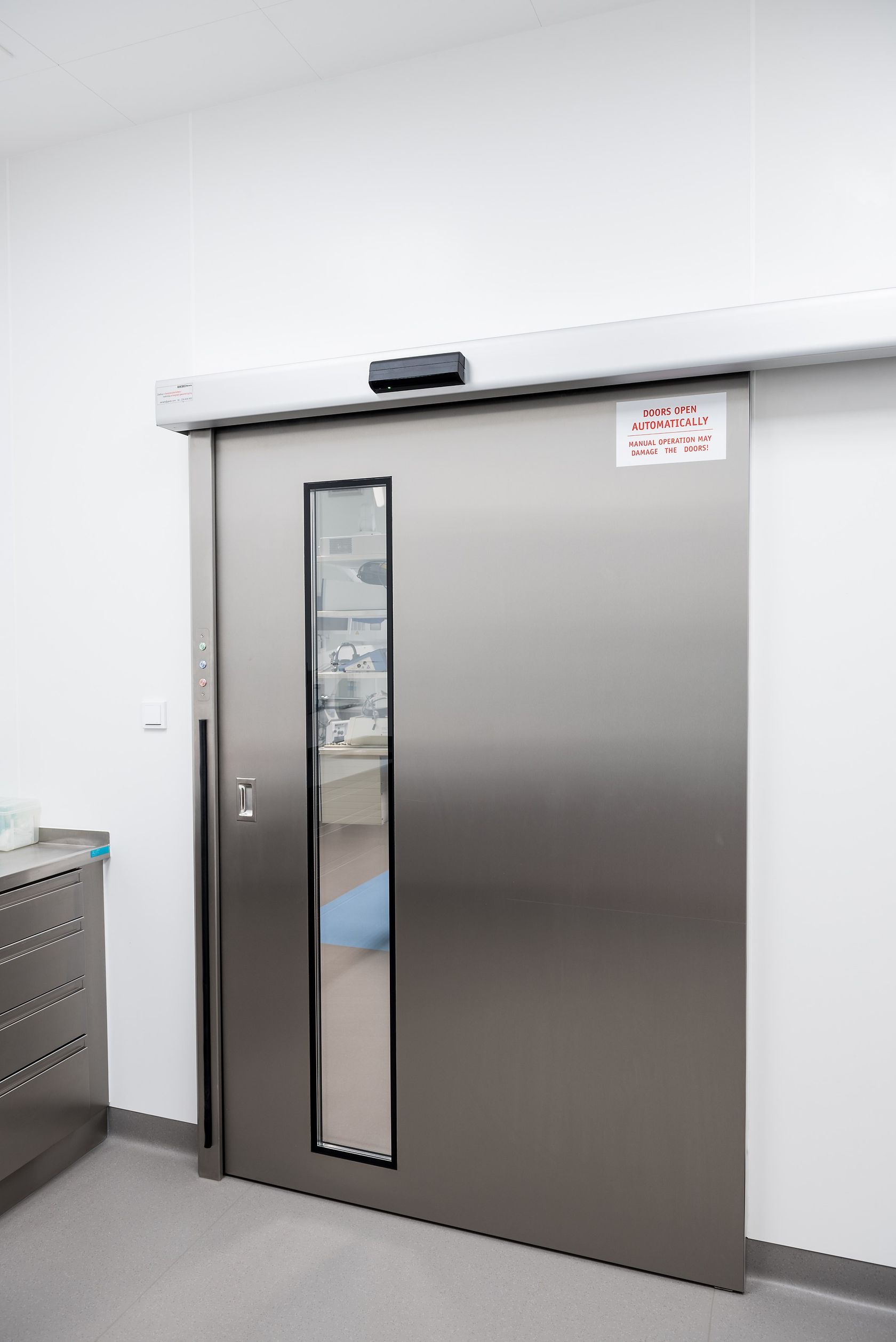 Sliding Automatic entry door GEZE HYGIENIC DOOR By GEZE