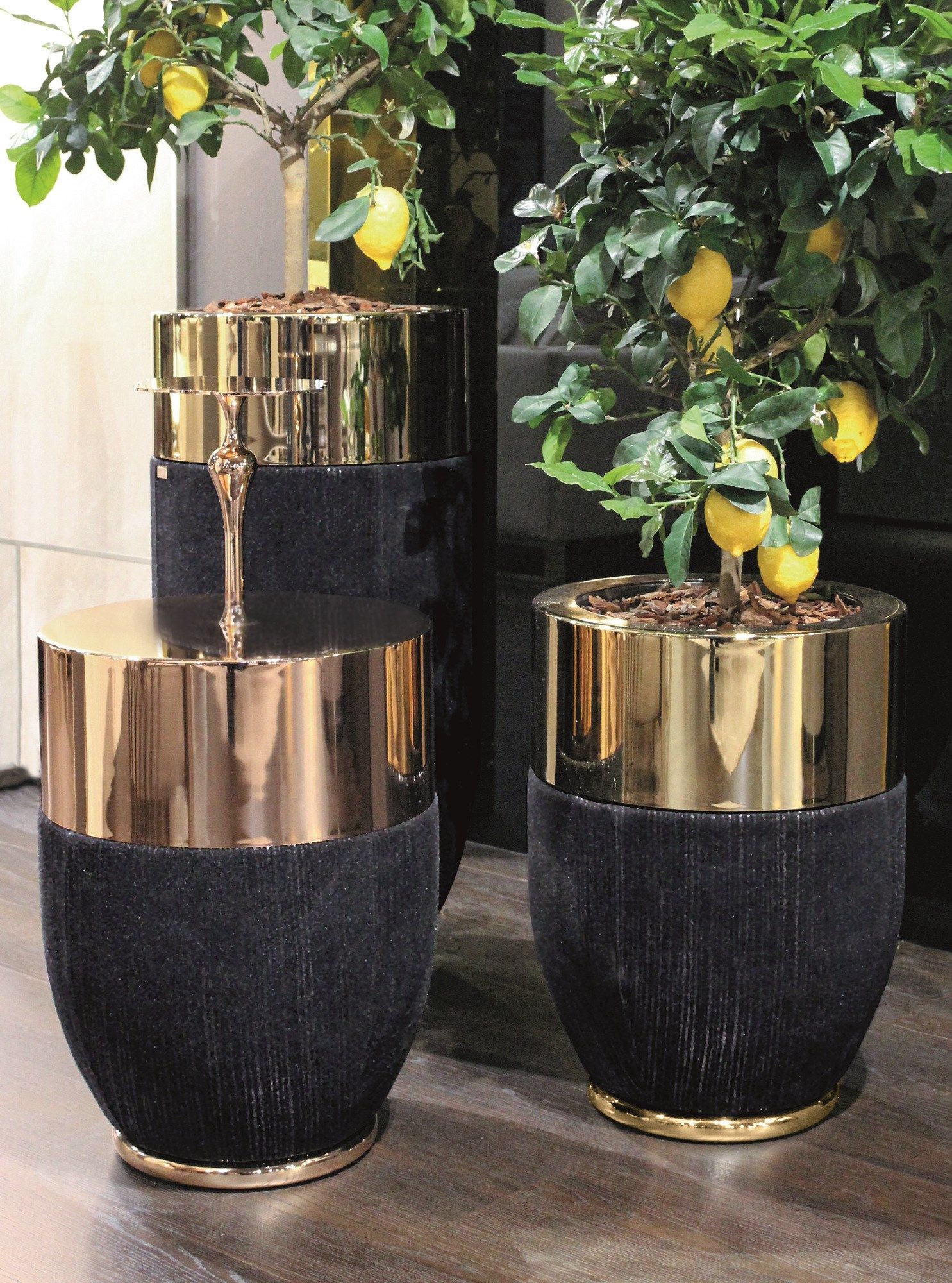 GODWIN CACHEPOT Round plant pot By Longhi | design Giuseppe Iasparra