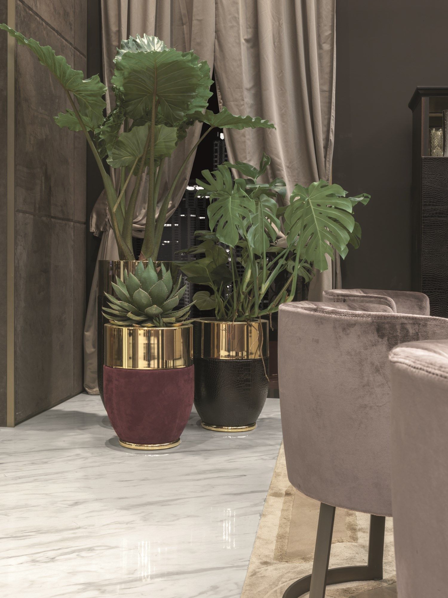 GODWIN CACHEPOT Round plant pot By Longhi | design Giuseppe Iasparra