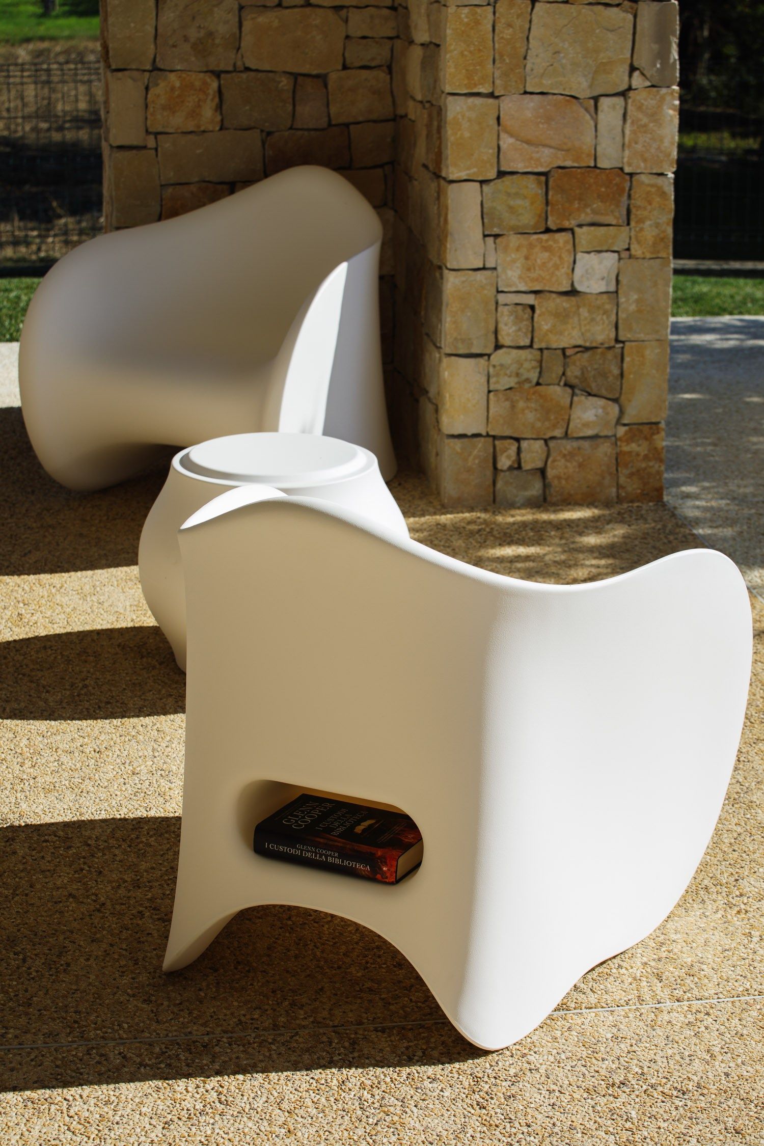 Polyethylene easy chair GOEN By Plust design Setsu & Shinobu Ito