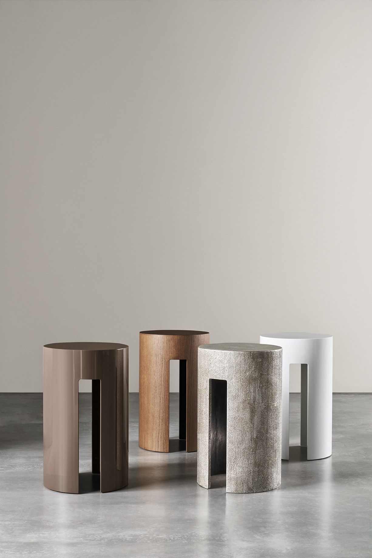 GONG Low round wooden coffee table By Meridiani