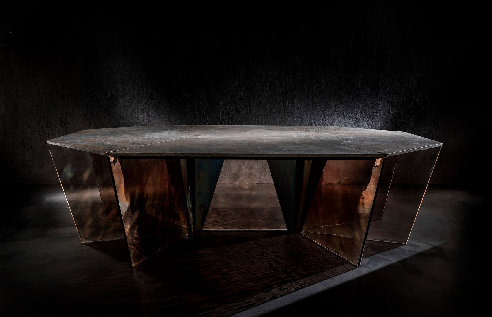 GOTHAM Table By Henge | design Ugo Cacciatori