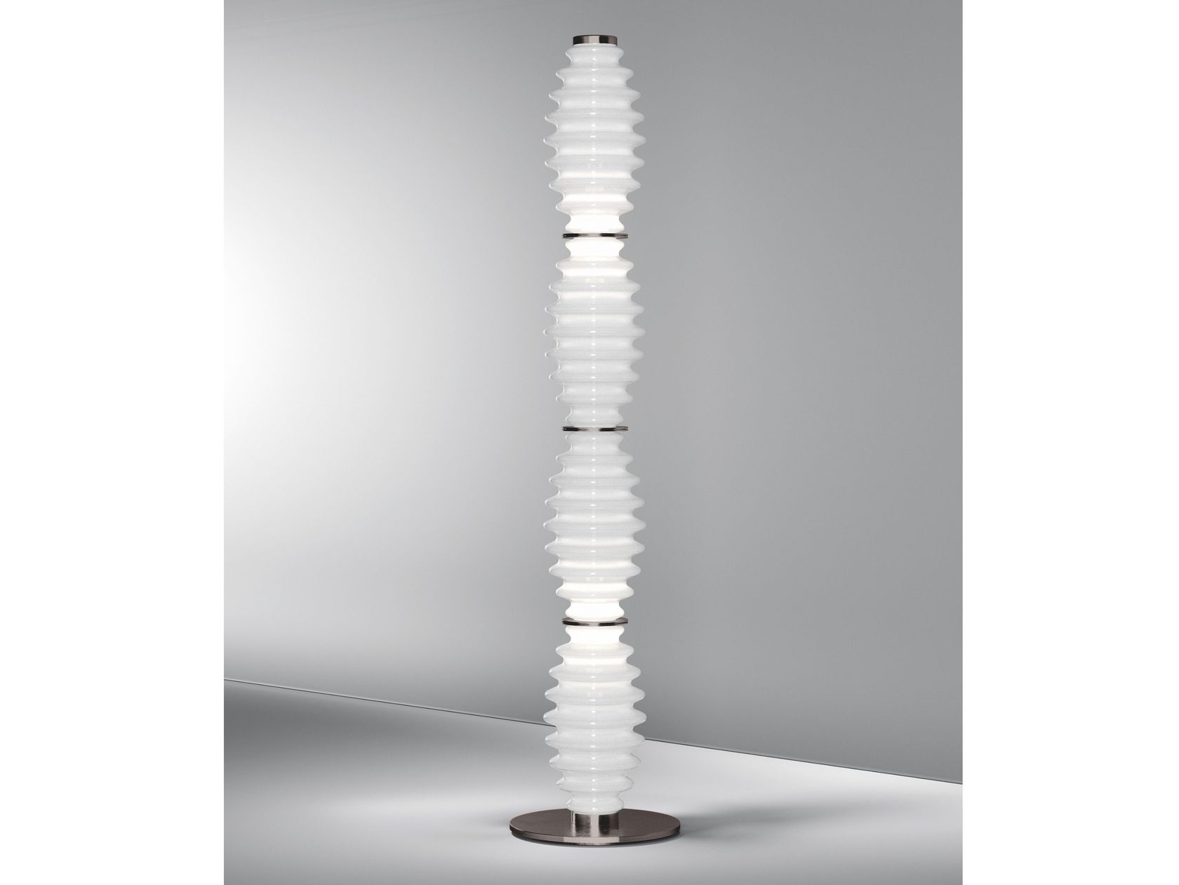 GRAND COLLIER 落地灯 By Italamp | design Marc Sadler