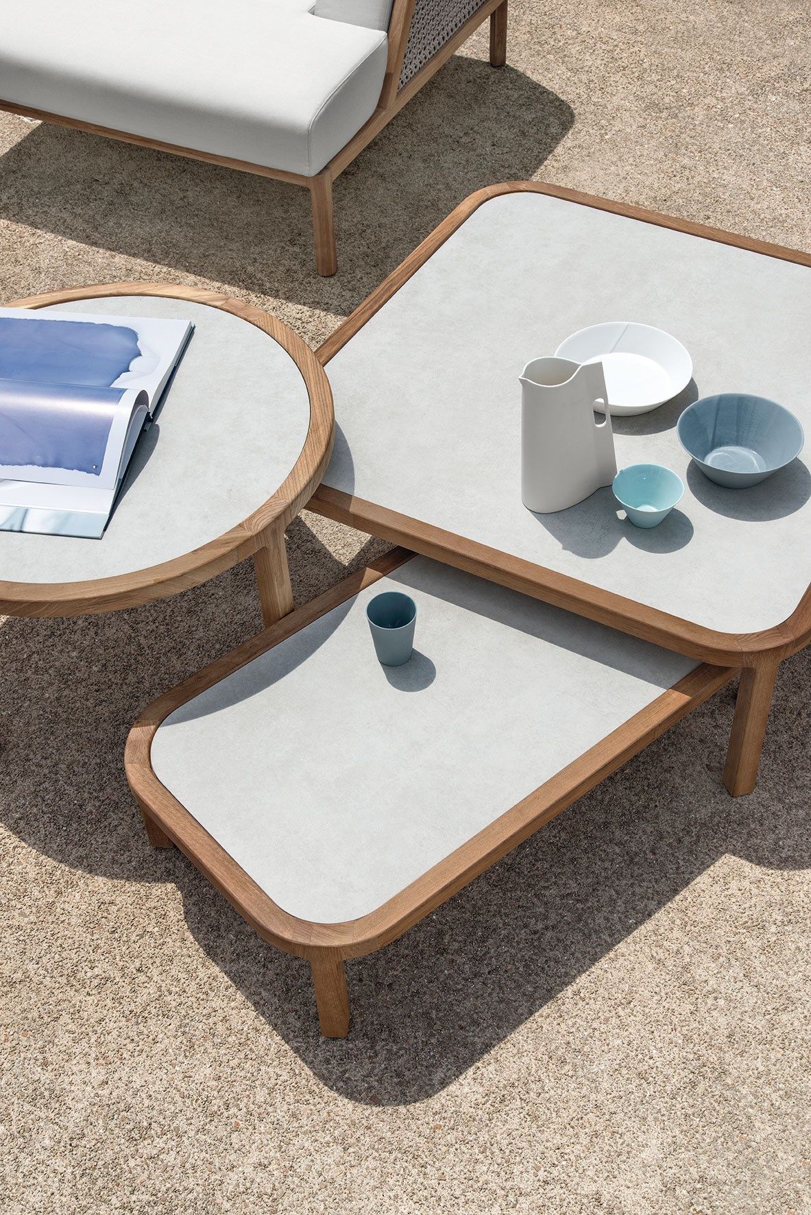GRAND LIFE Square ceramic coffee table By Ethimo | design Christophe Pillet