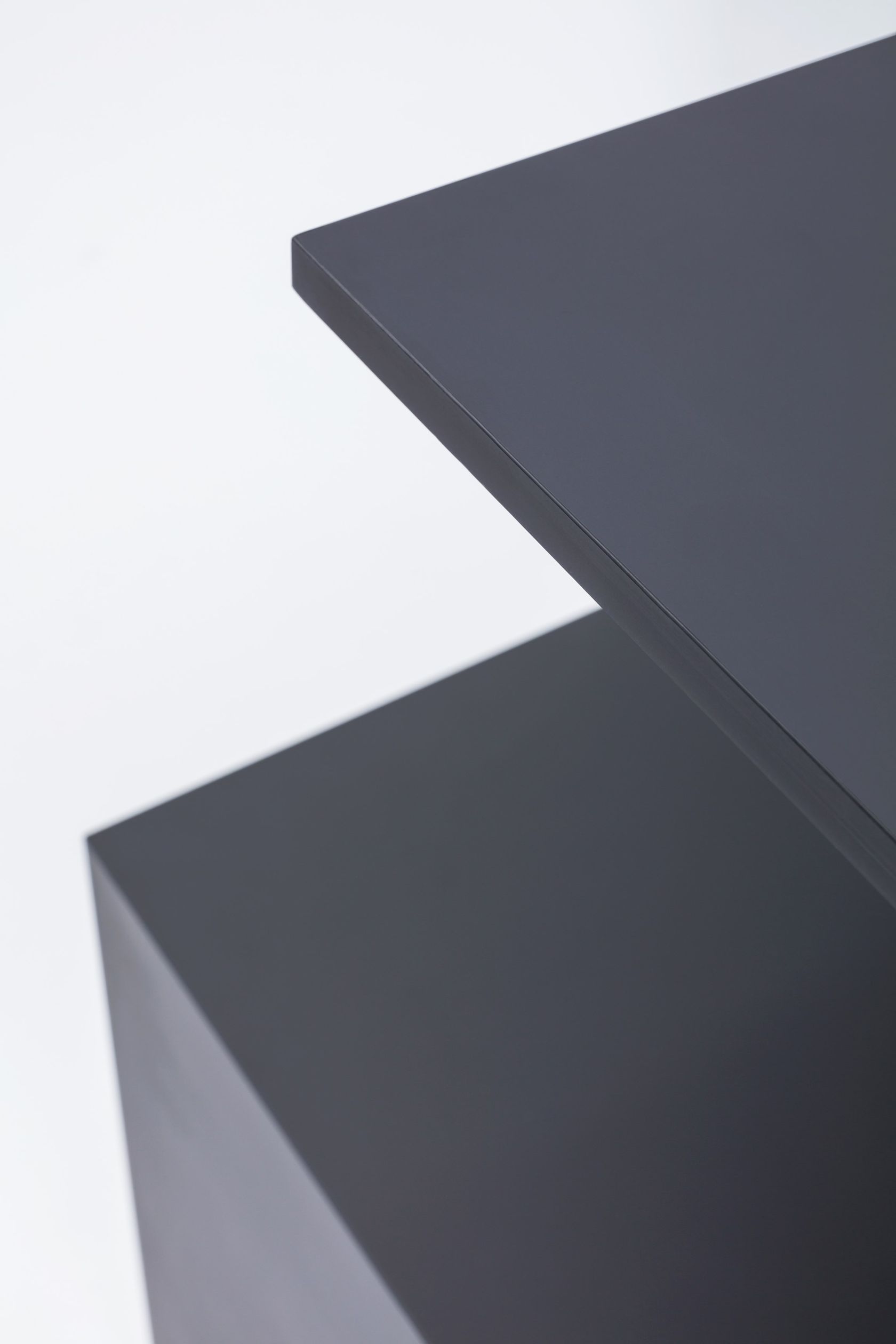 GRAVITY Rectangular office desk with electric motion By MDD | design ...