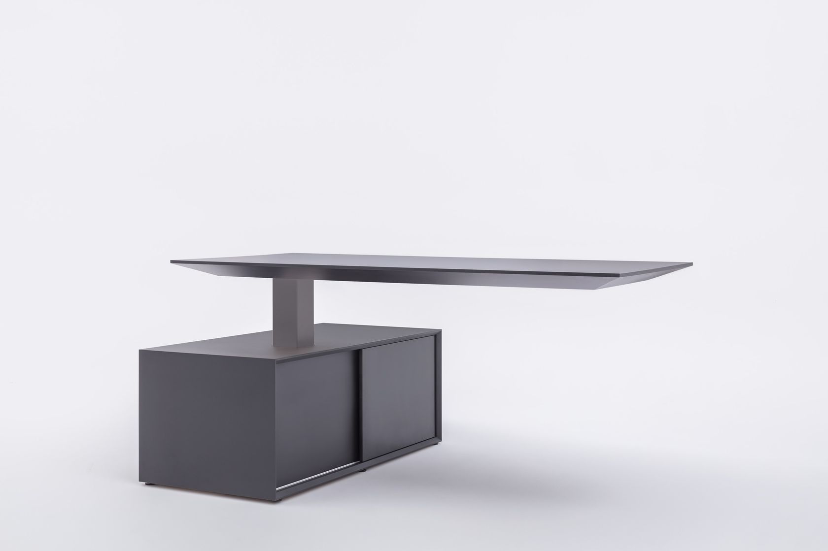 GRAVITY Rectangular office desk with electric motion By MDD | design ...