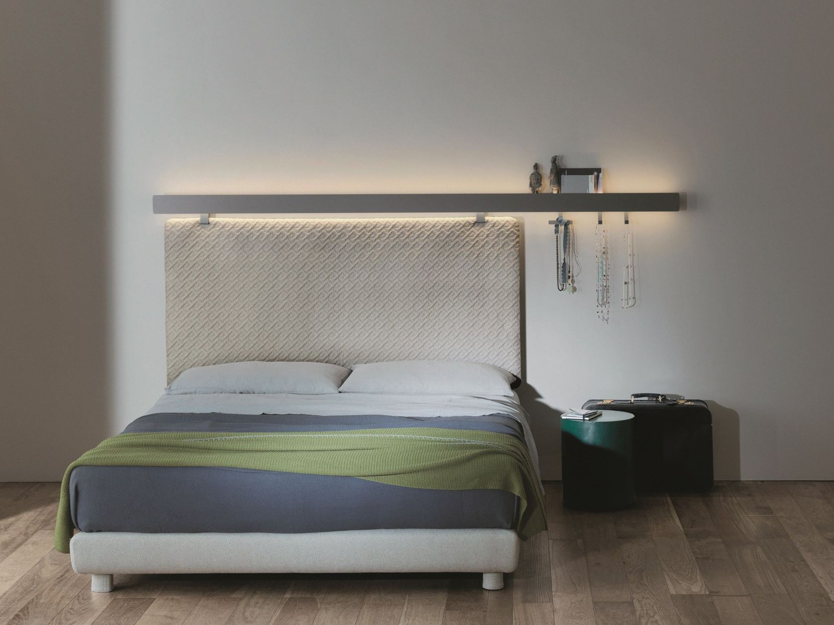 GROOVE | Wall shelf By Caccaro design Monica Graffeo