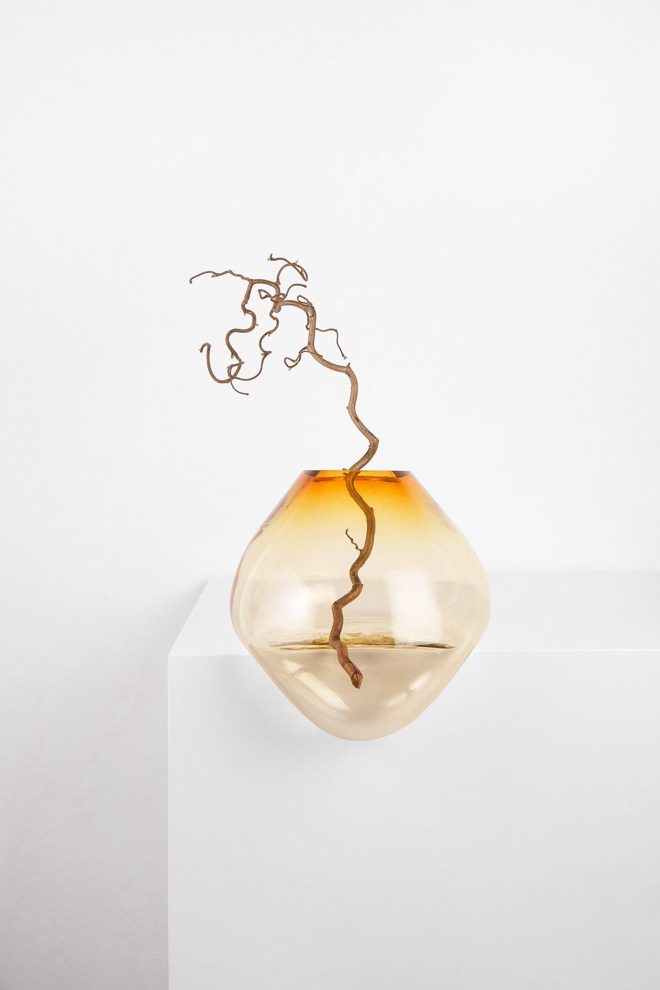 GUTTA CS2 花瓶 By NOOM | design Kateryna Sokolova