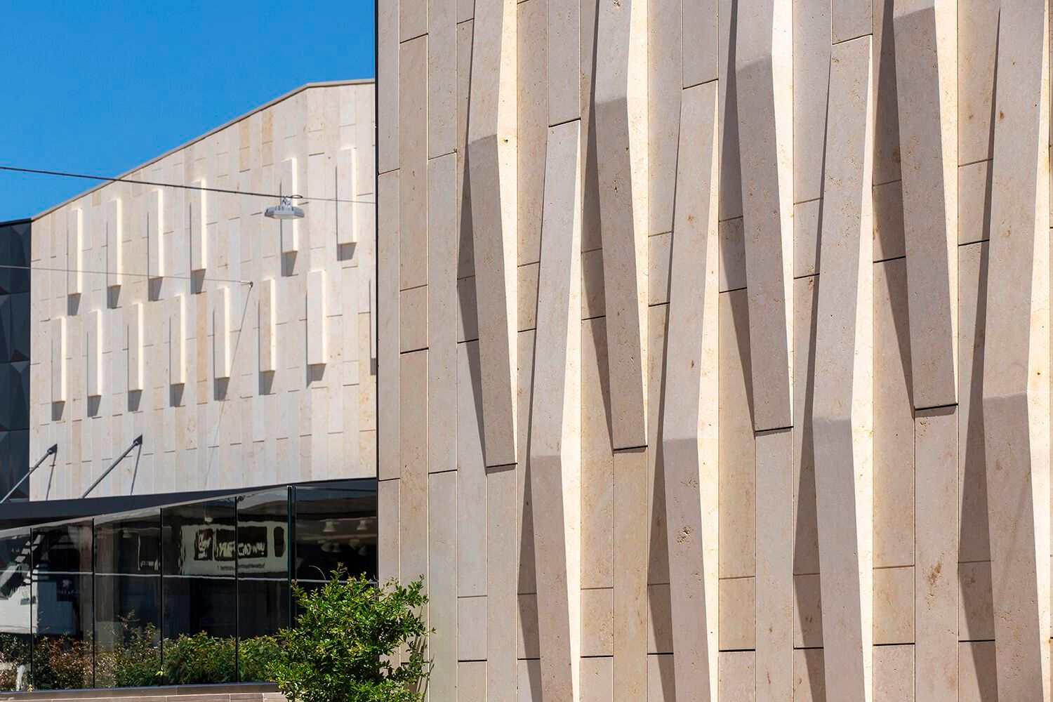 GAMMASTONE Monolithic architectural element By GammaStone