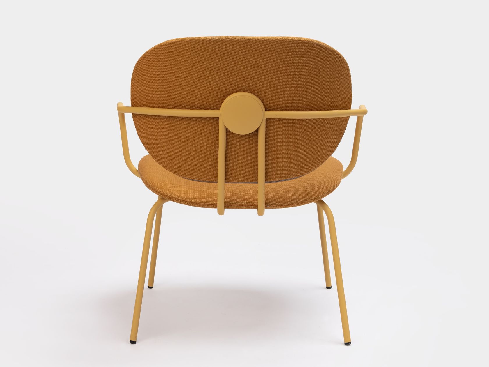 HARI XL | Chair with armrests Hari Collection By ONDARRETA design estudiHac