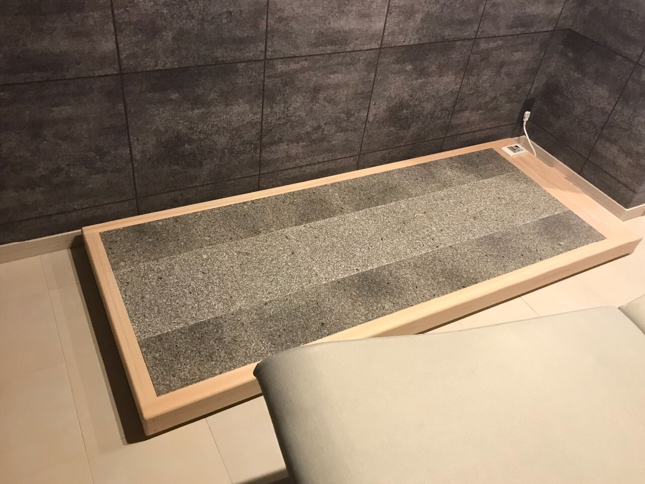 GANBANYOKU NATURAL HINOKI Spa bed By HEALING