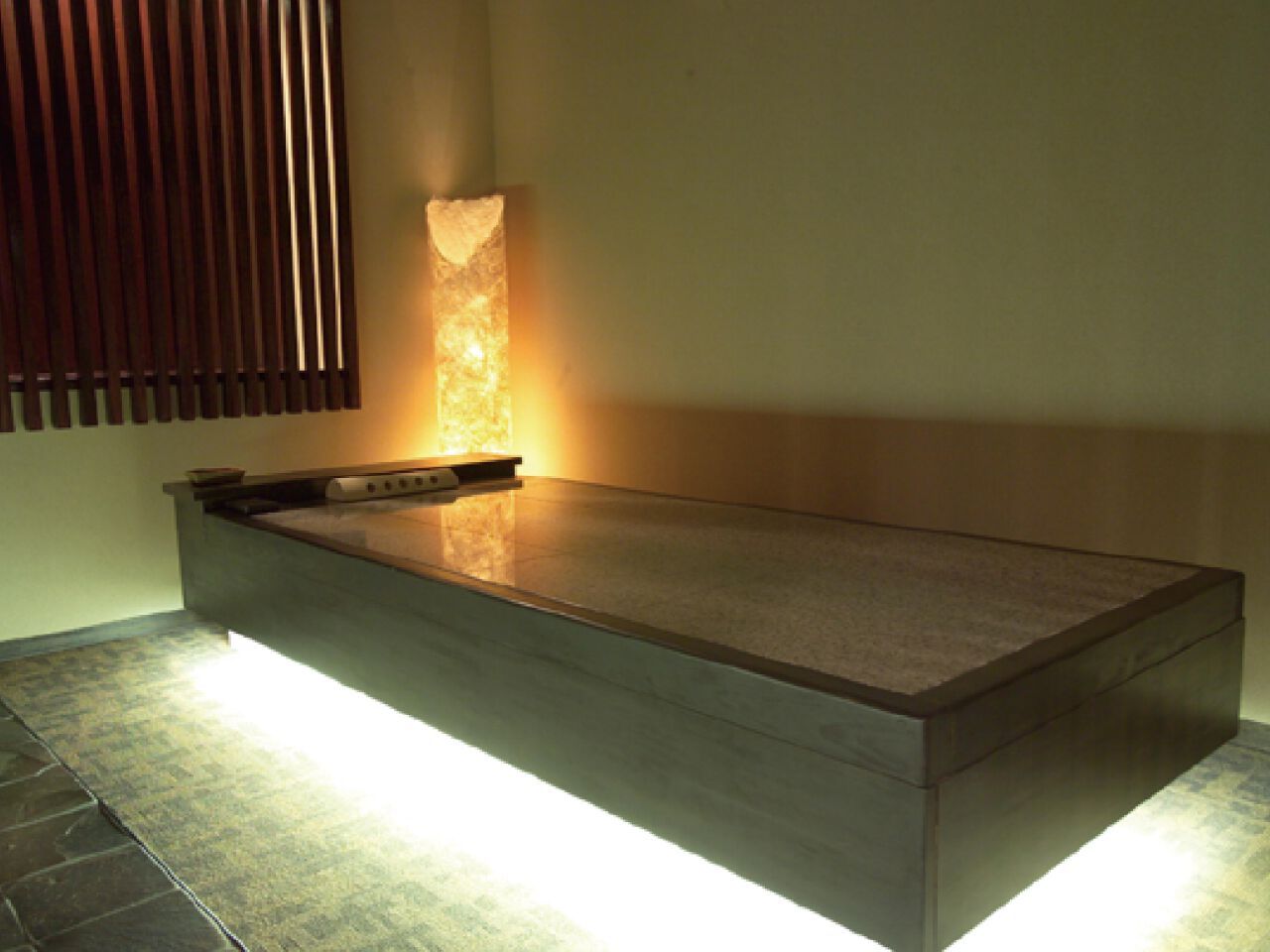 GANBANYOKU MODERN Spa bed By HEALING
