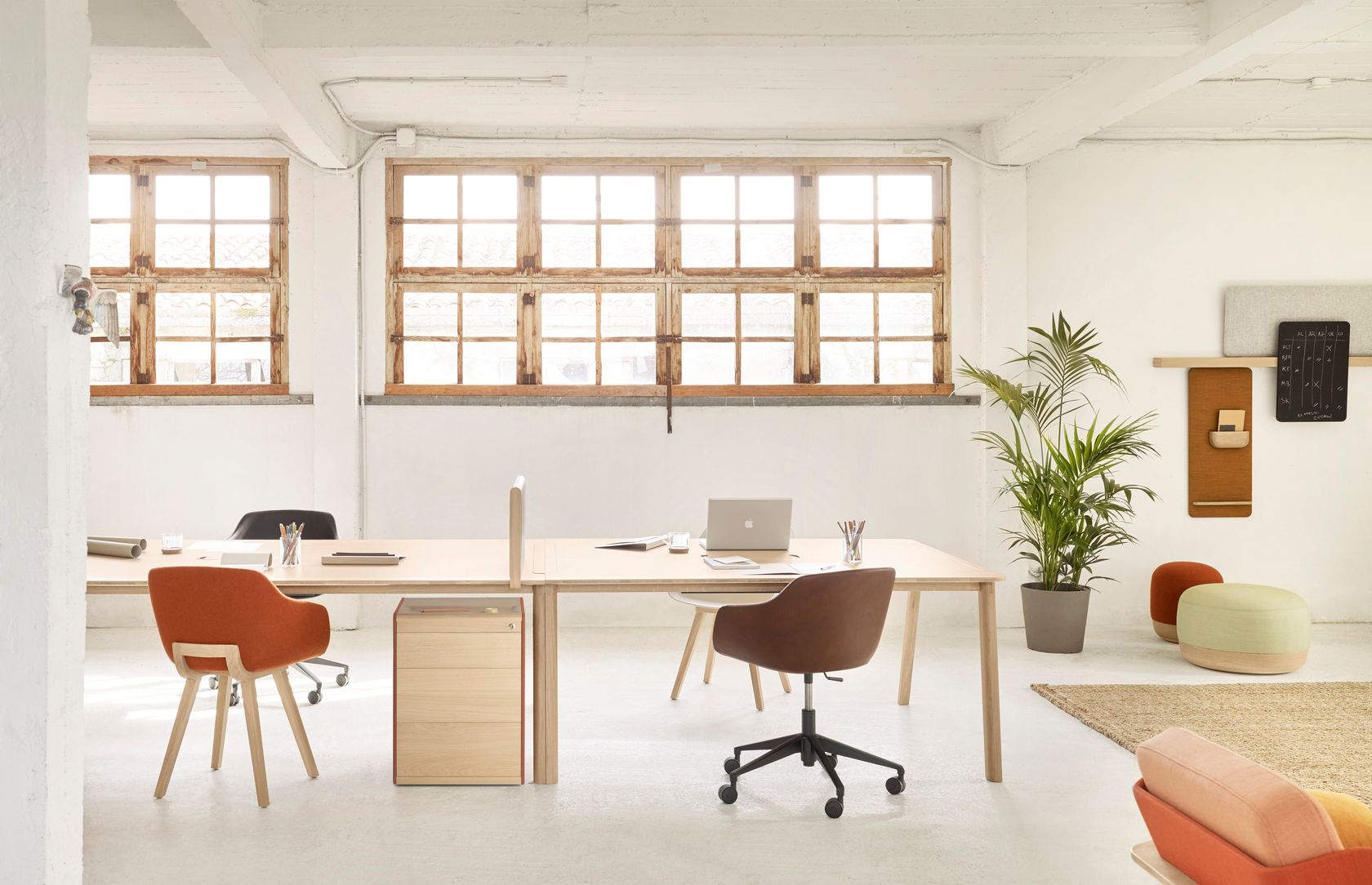 HELDU Rectangular oak meeting table with cable management By ALKI