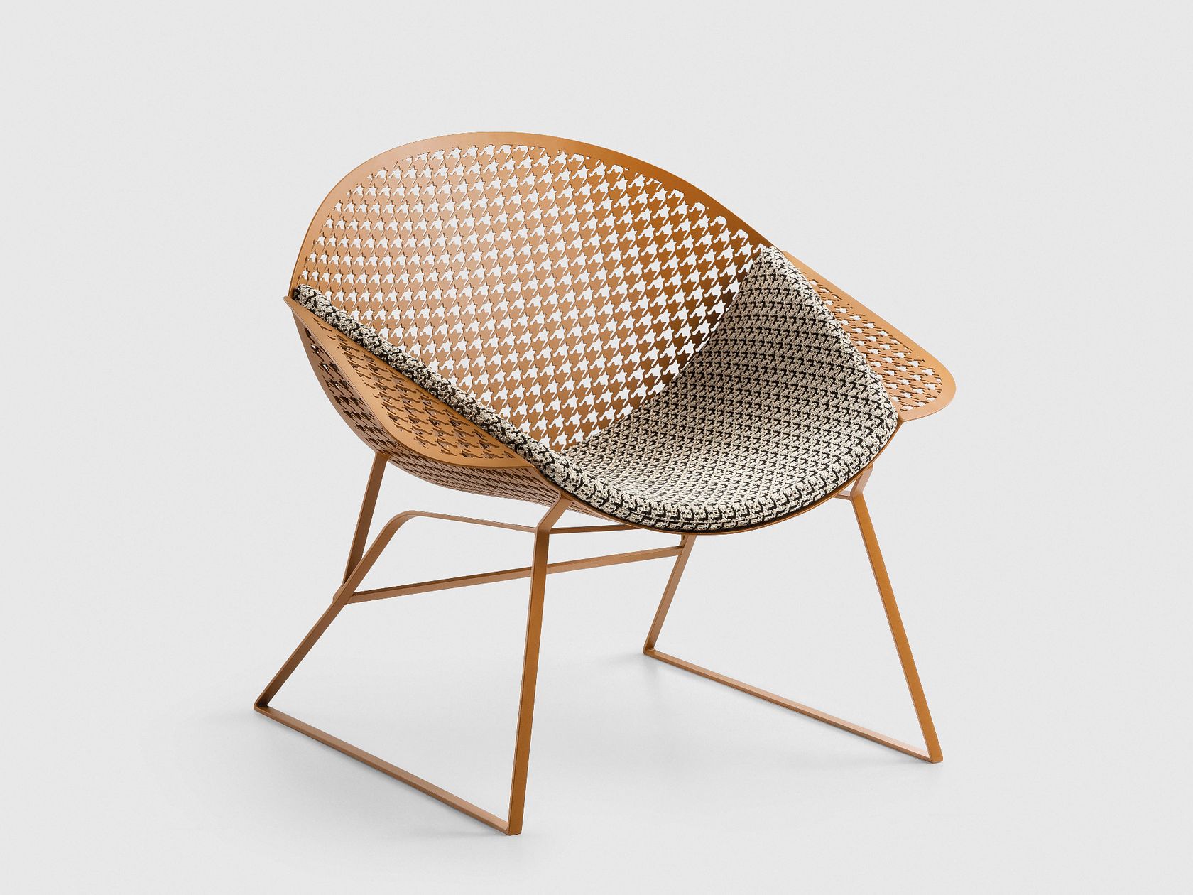HEN | Sled base easy chair By da a design Angeletti Ruzza Design