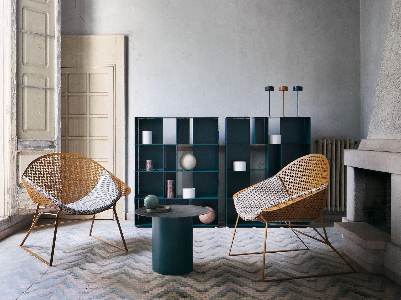 HEN | Sled base easy chair By da a design Angeletti Ruzza Design