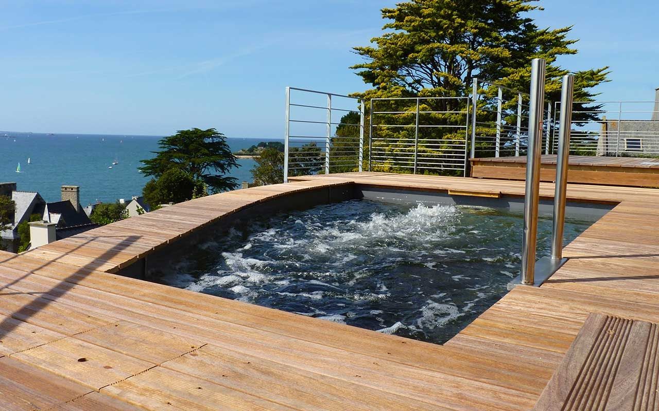 HIDDEN POOL BY AQUALIFT Swimming pool By CARMEC