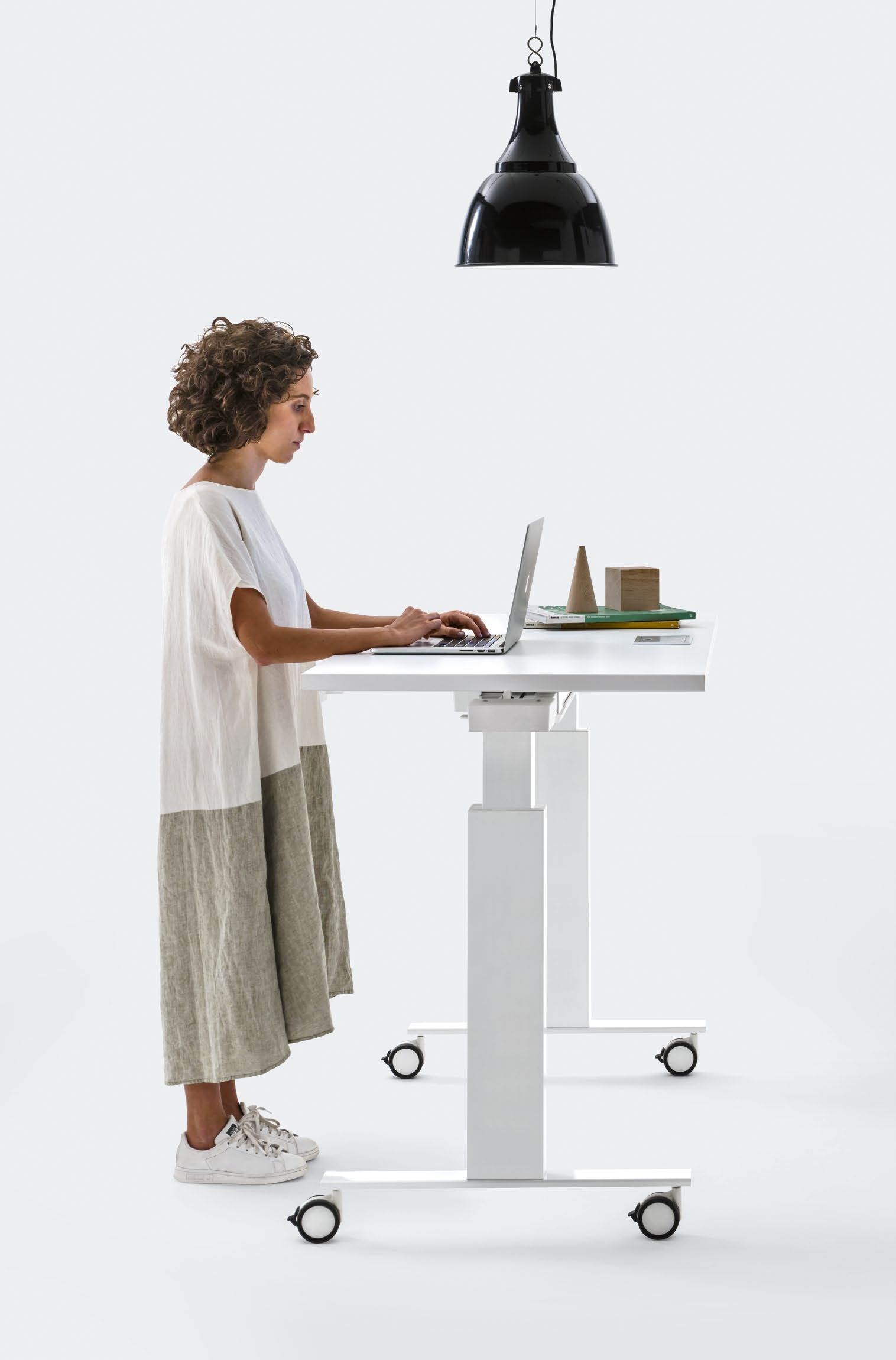 HIP-UP T-MATIC | Office desk Height-adjustable workstation desk By Ares ...