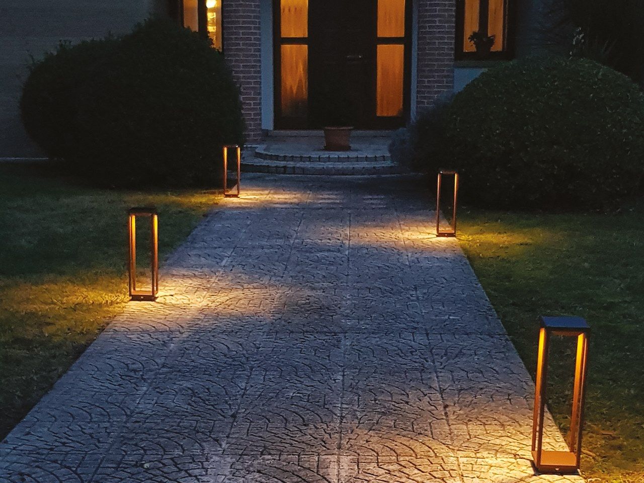 HOME-Solar Floor lamp By Zafferano Ailati Lights