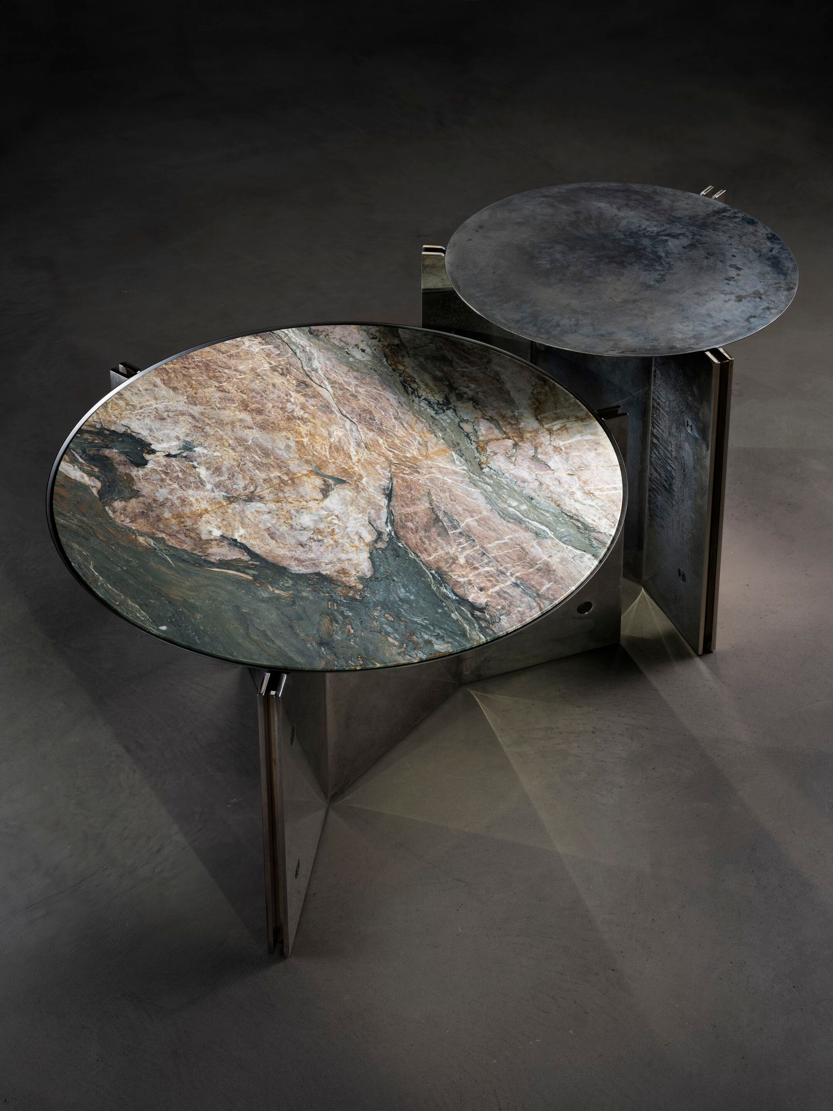 MUSE TALL Coffee table By Henge