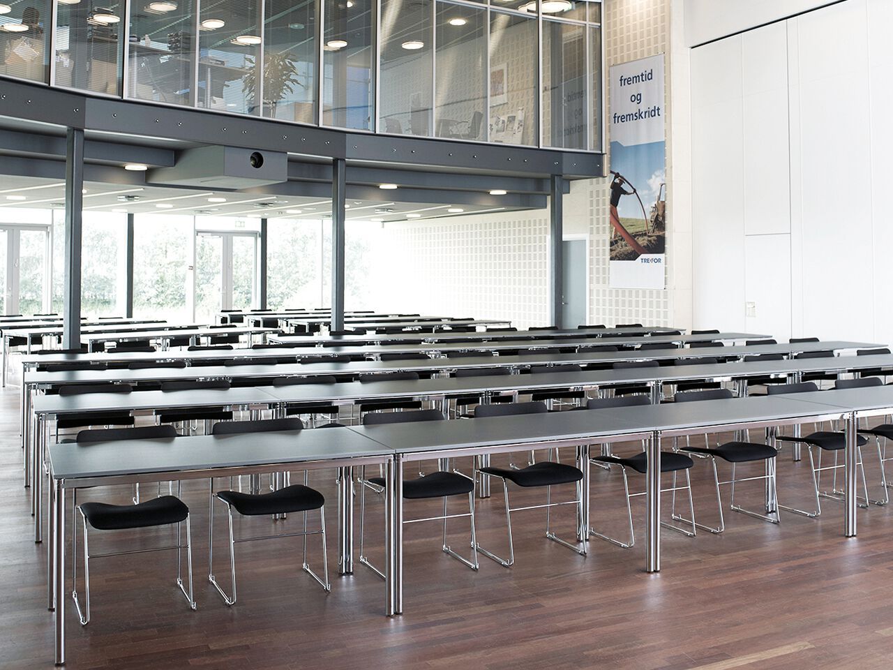 SIMPLA | Folding table Stacking folding table By Howe | design John Bollen