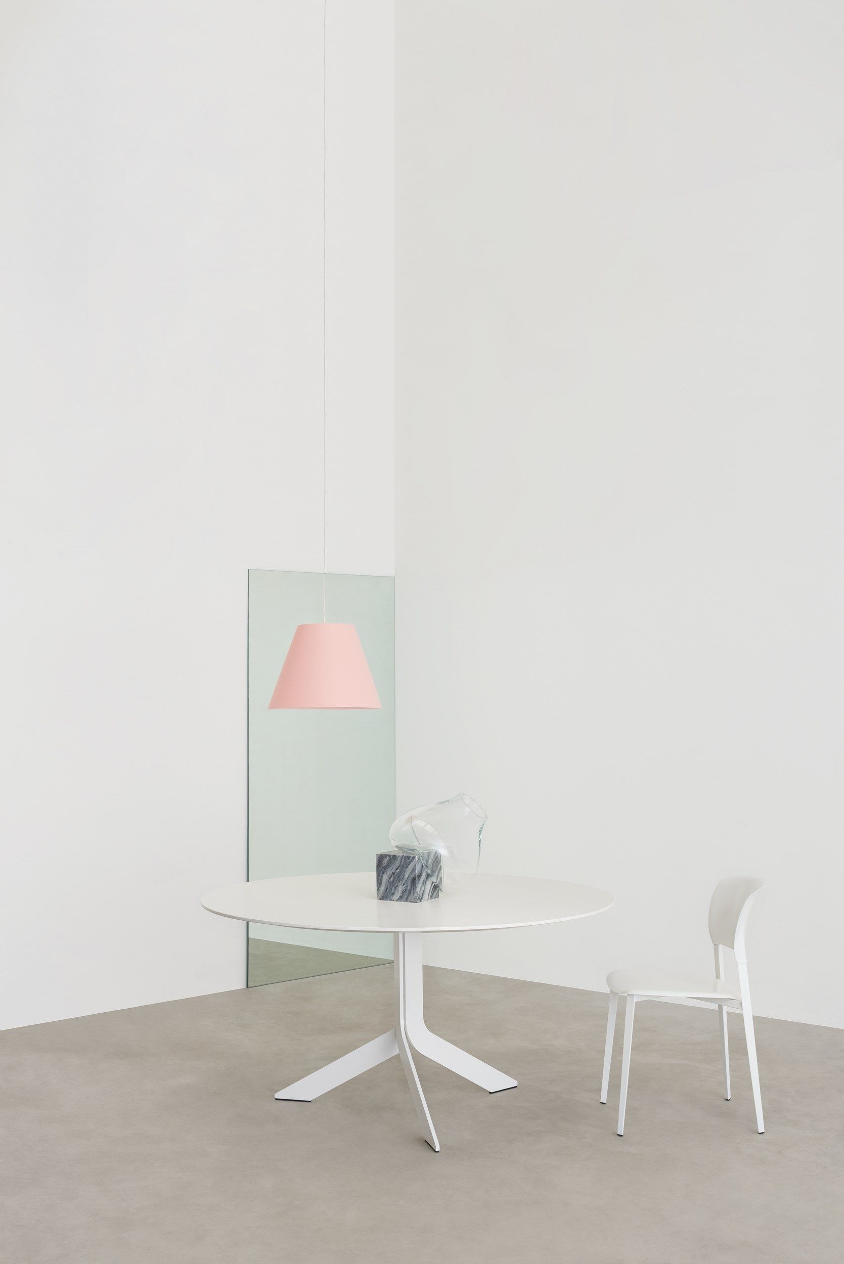 IBLEA | Round table By Desalto design Gordon Guillaumier