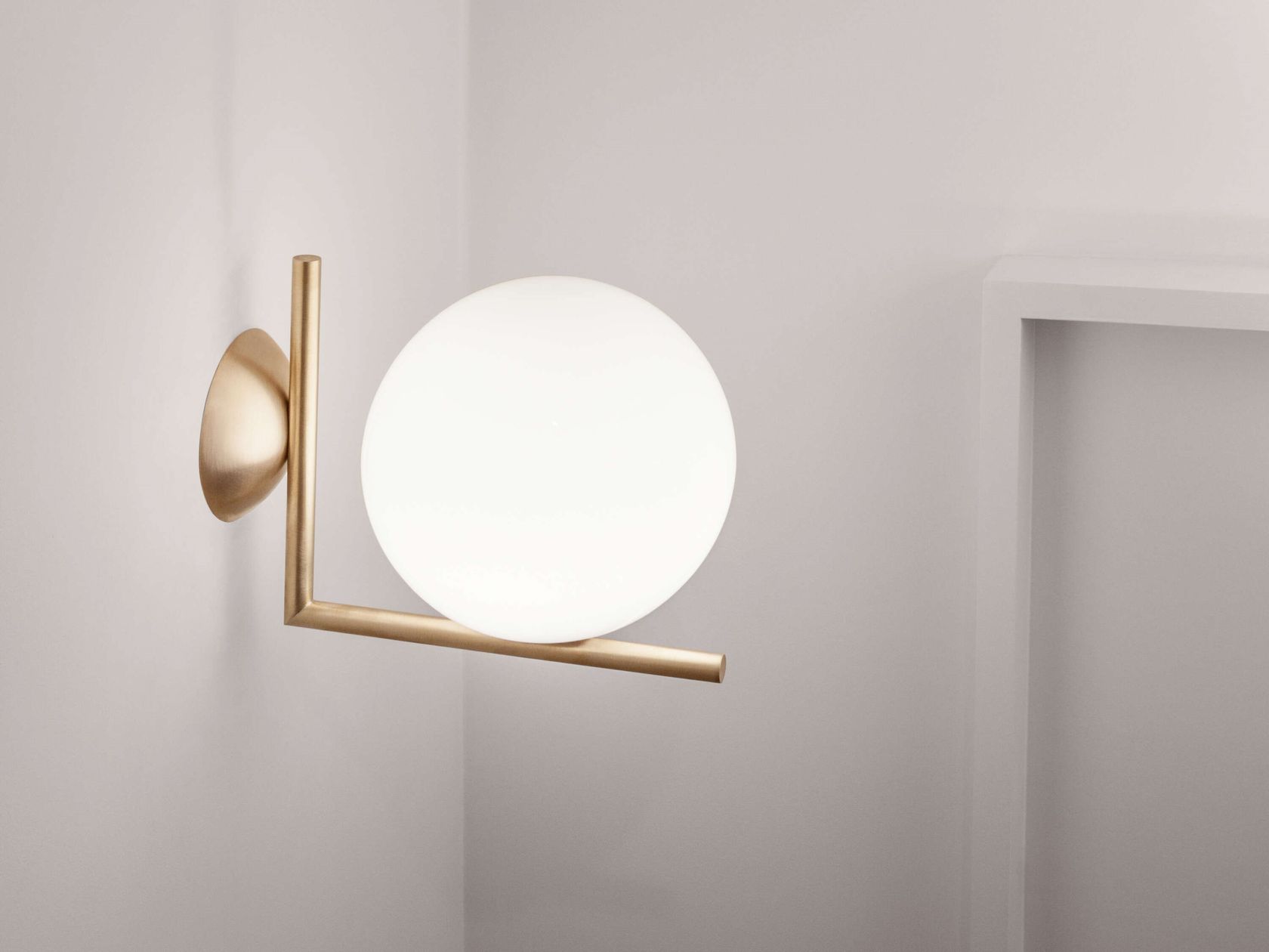 IC LIGHTS C/W2 Wall lamp By Flos | design Michael Anastassiades designer