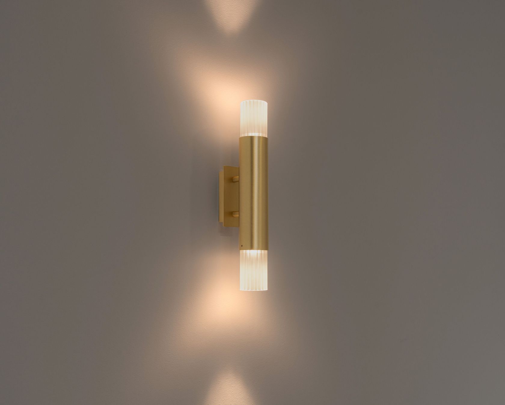 EMBRACE W1+1 Wall lamp By ILFARI