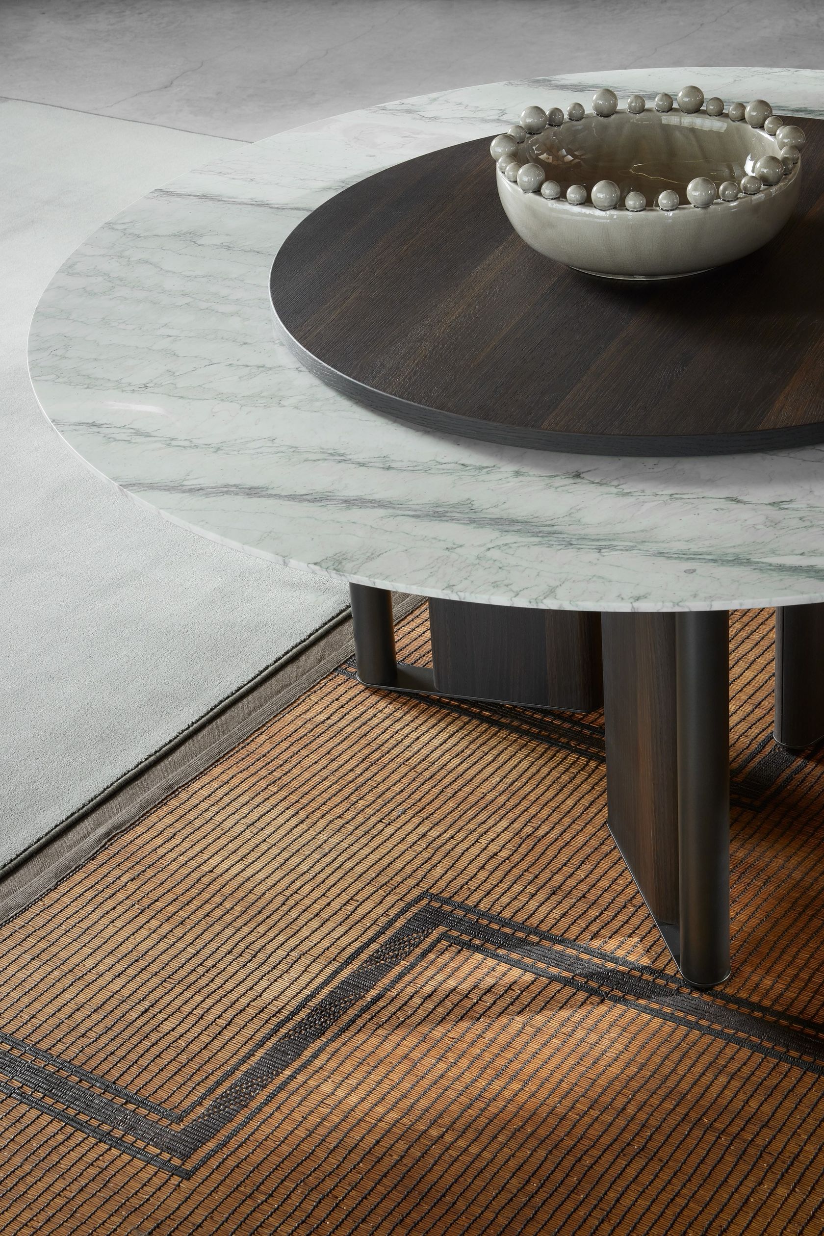 IN BETWEEN Table By Lema | design Ximi Li