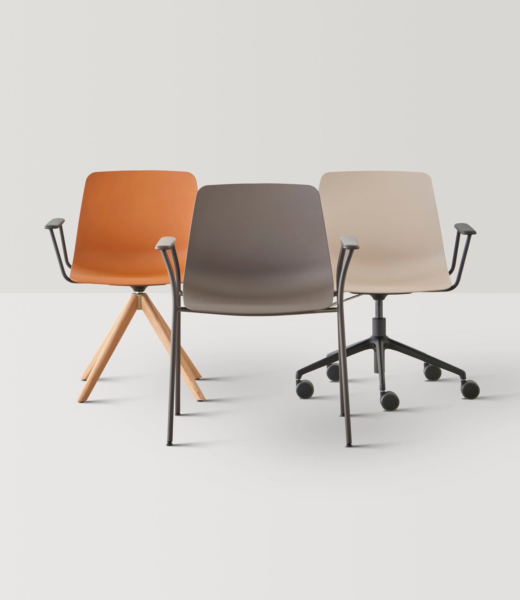 VARYA XL Stackable polypropylene chair with armrests By INCLASS ...