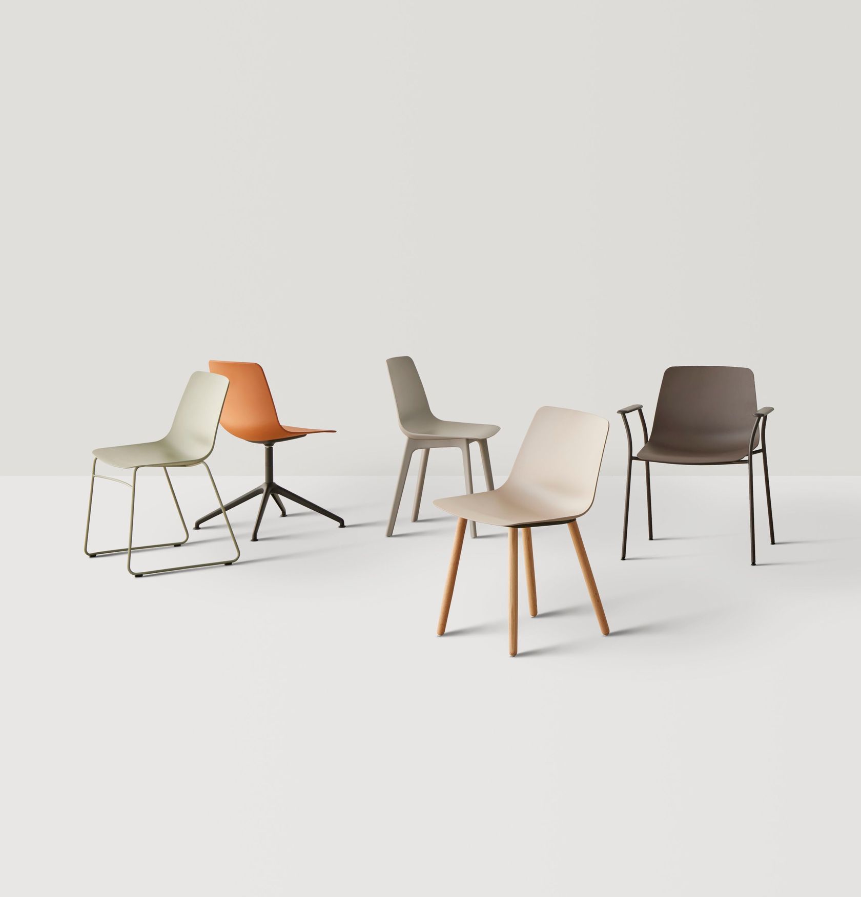 VARYA XL Stackable polypropylene chair with armrests By INCLASS ...