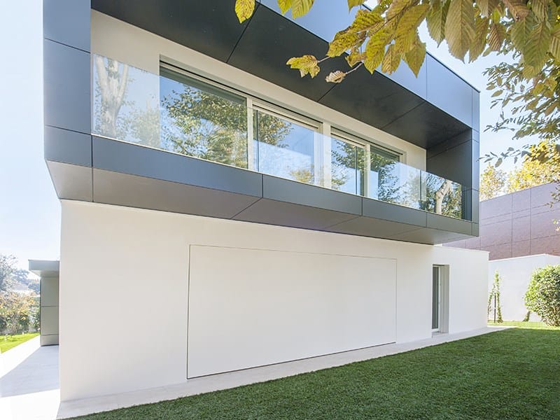 INVISIBLE SYSTEM Up-and-over garage door By DE NARDI