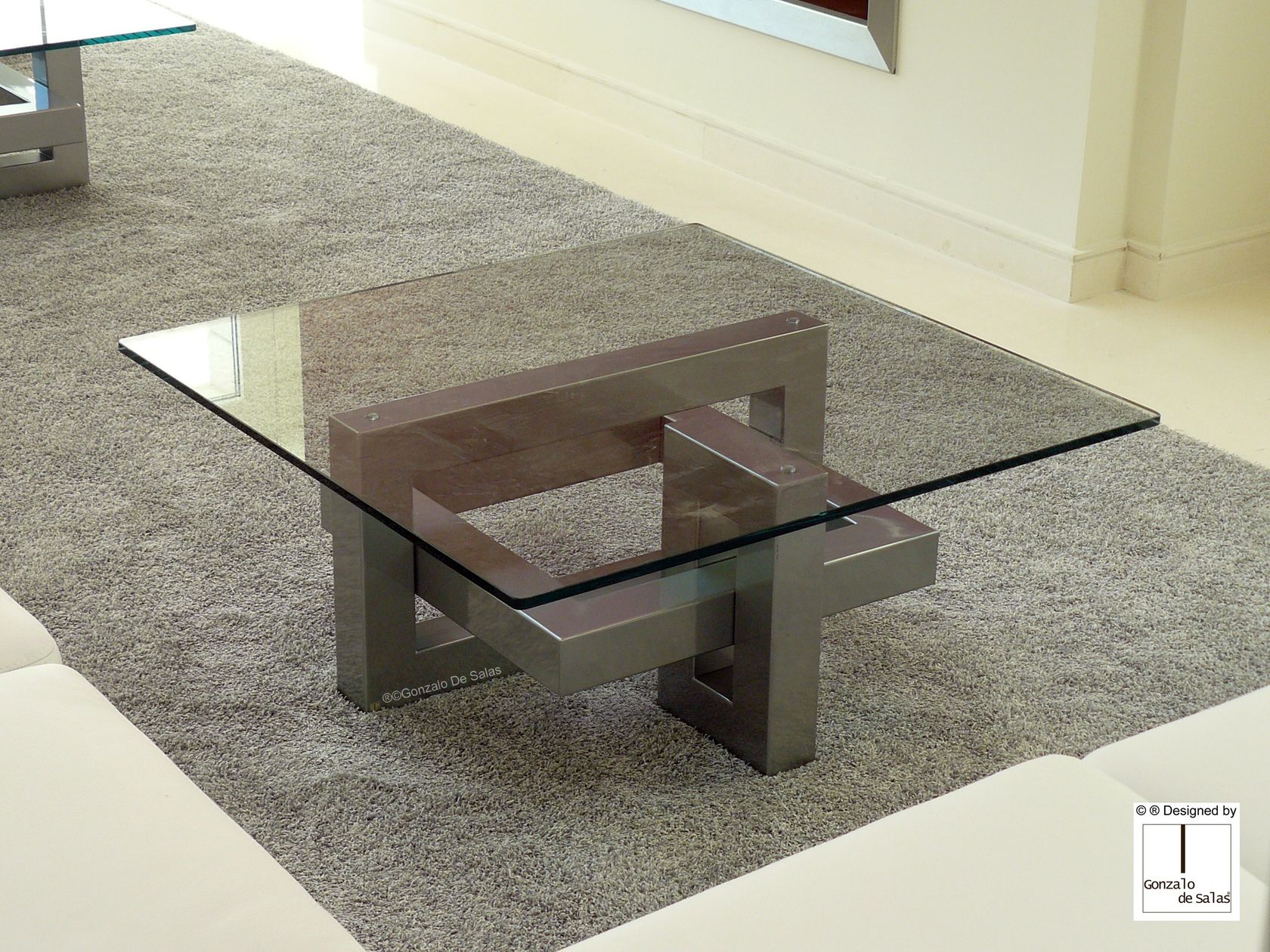 IOS | Square coffee table By Gonzalo De Salas