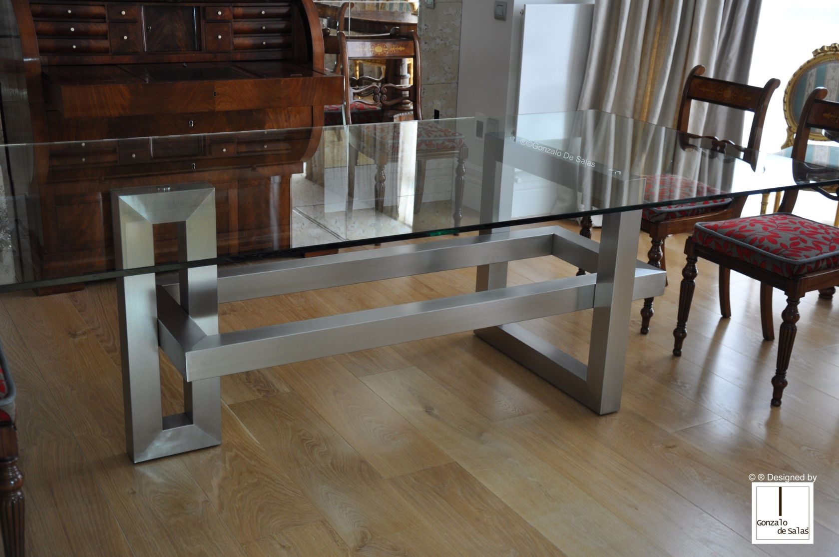 IOS | Rectangular table By Gonzalo De Salas