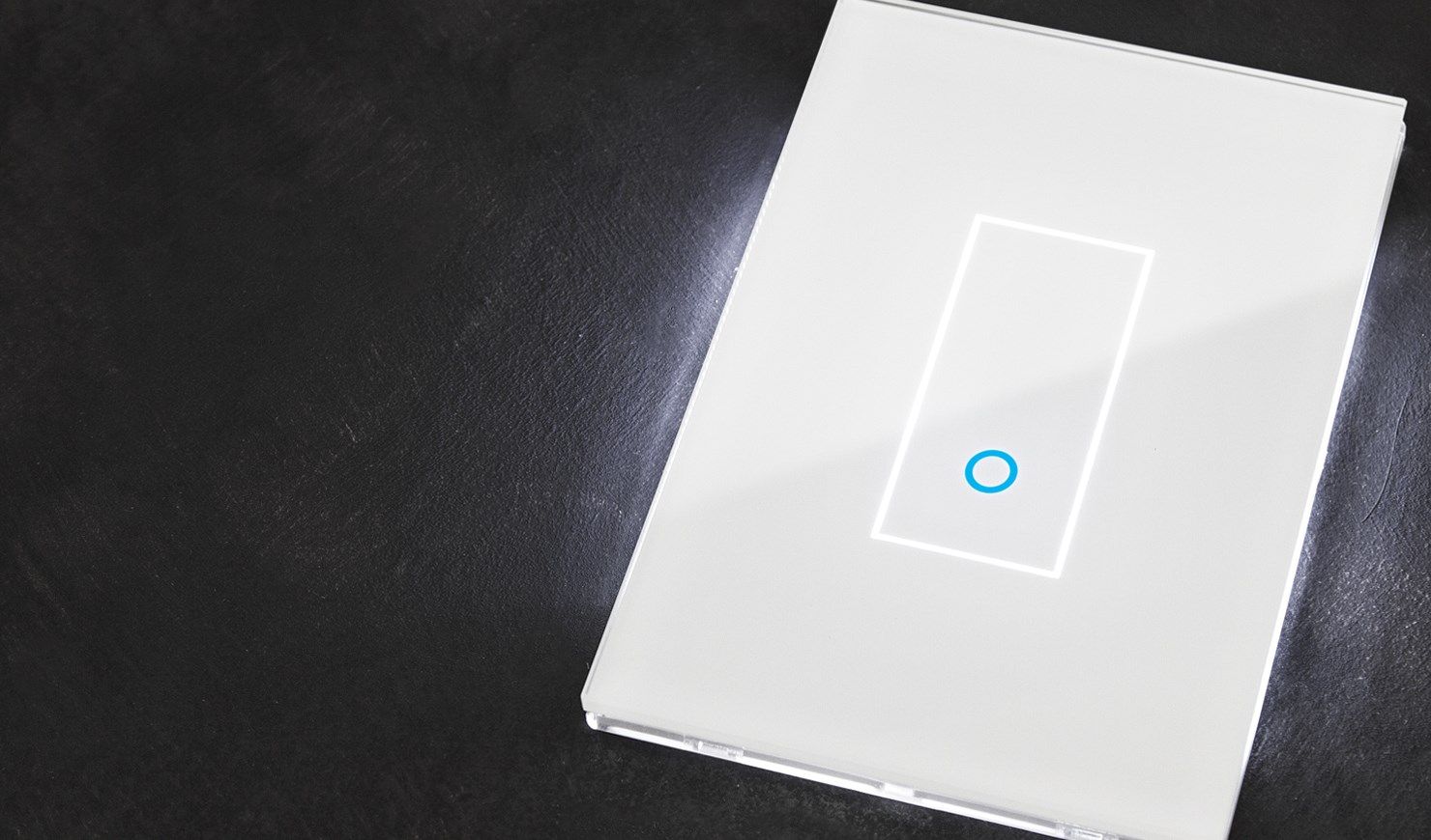 Smart switch with integrated Wi-Fi IOTTY SMART SWITCH LSWE By iotty