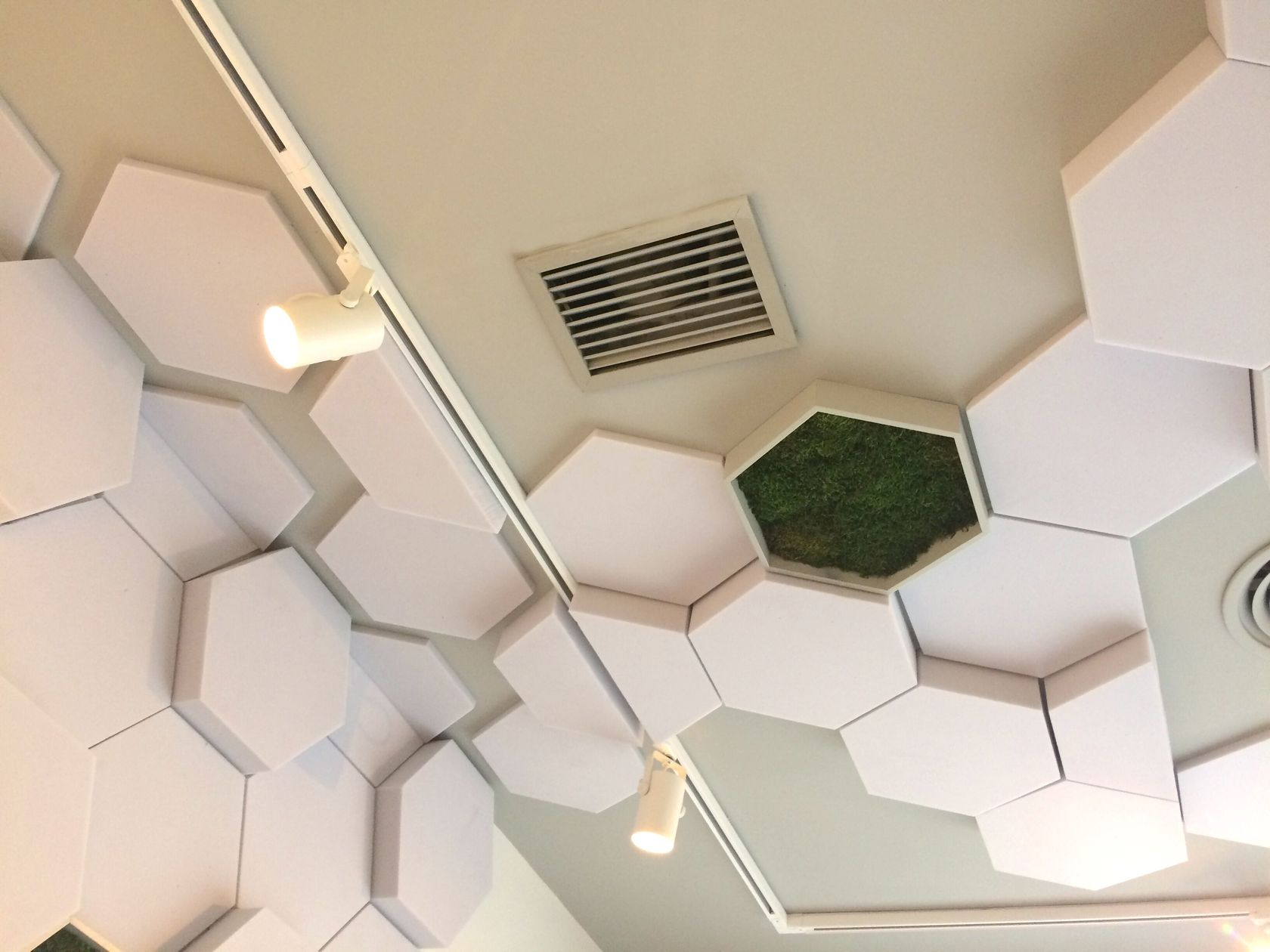 HEXAGONAL ACOUSTIC PANEL Sound-absorbing panel By ISINAC