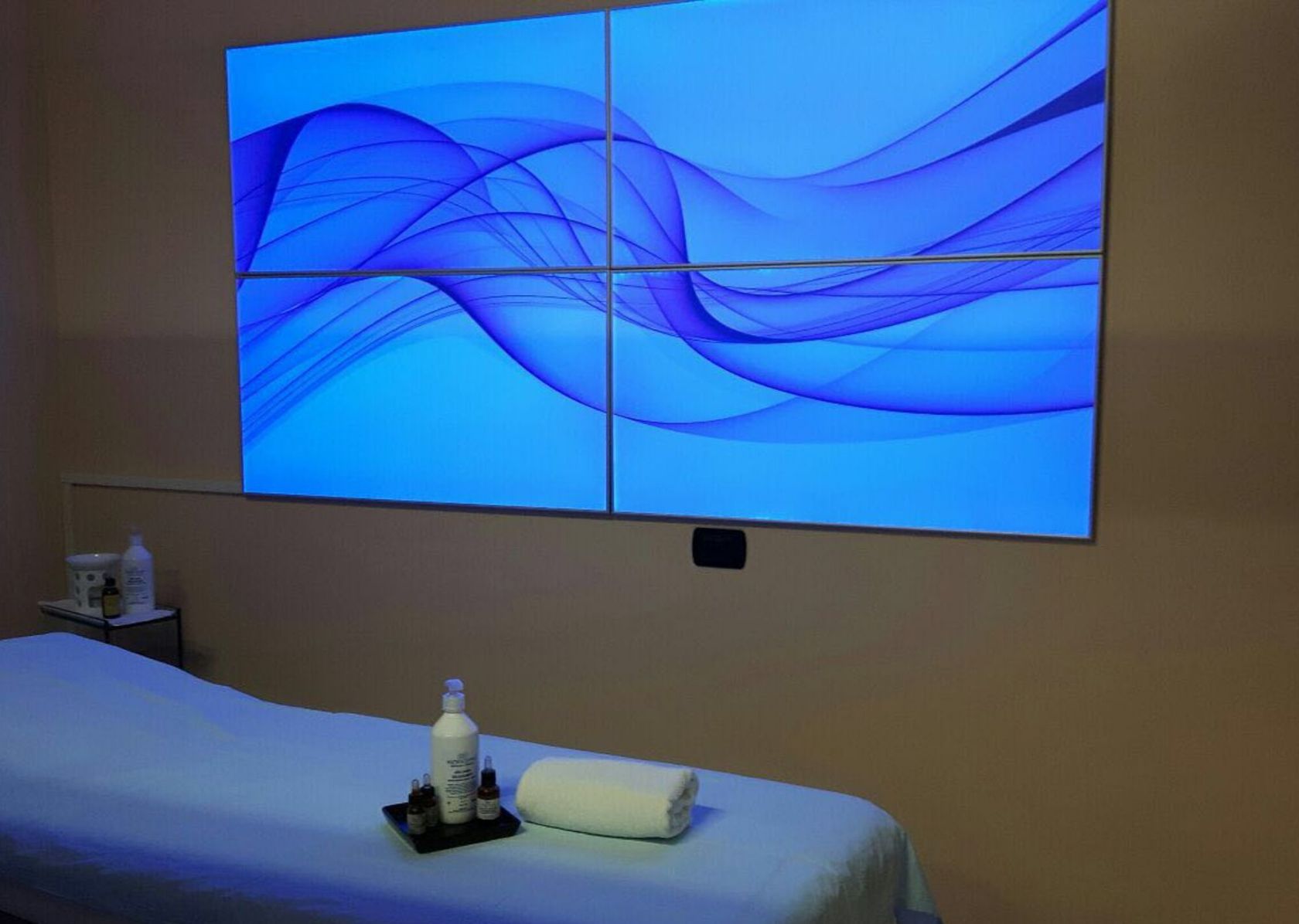 SPOT Display unit By ISO BENESSERE