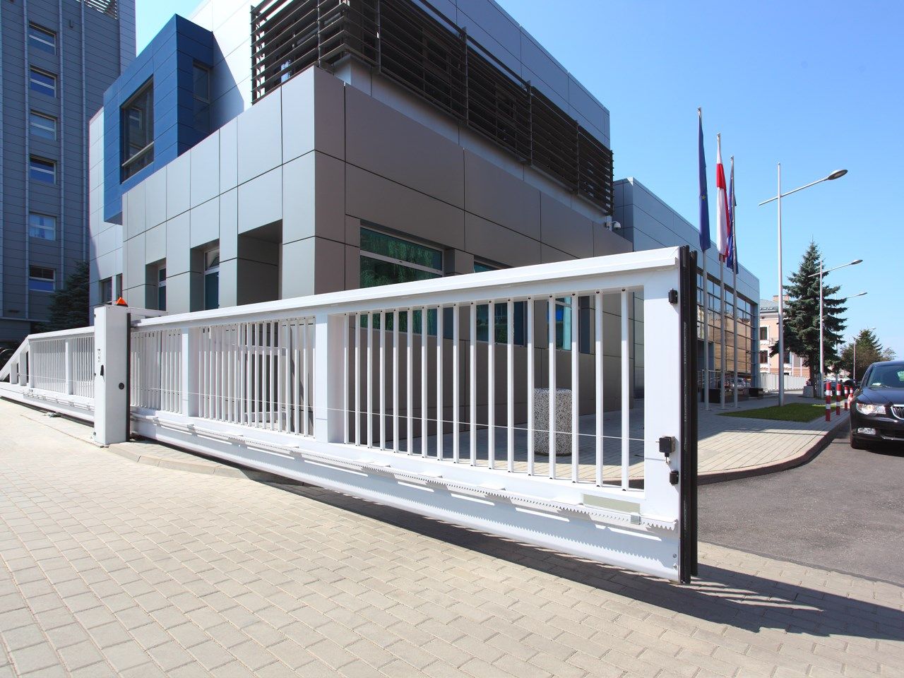 Industrial sliding gate Portail industriel coulissant By WISNIOWSKI