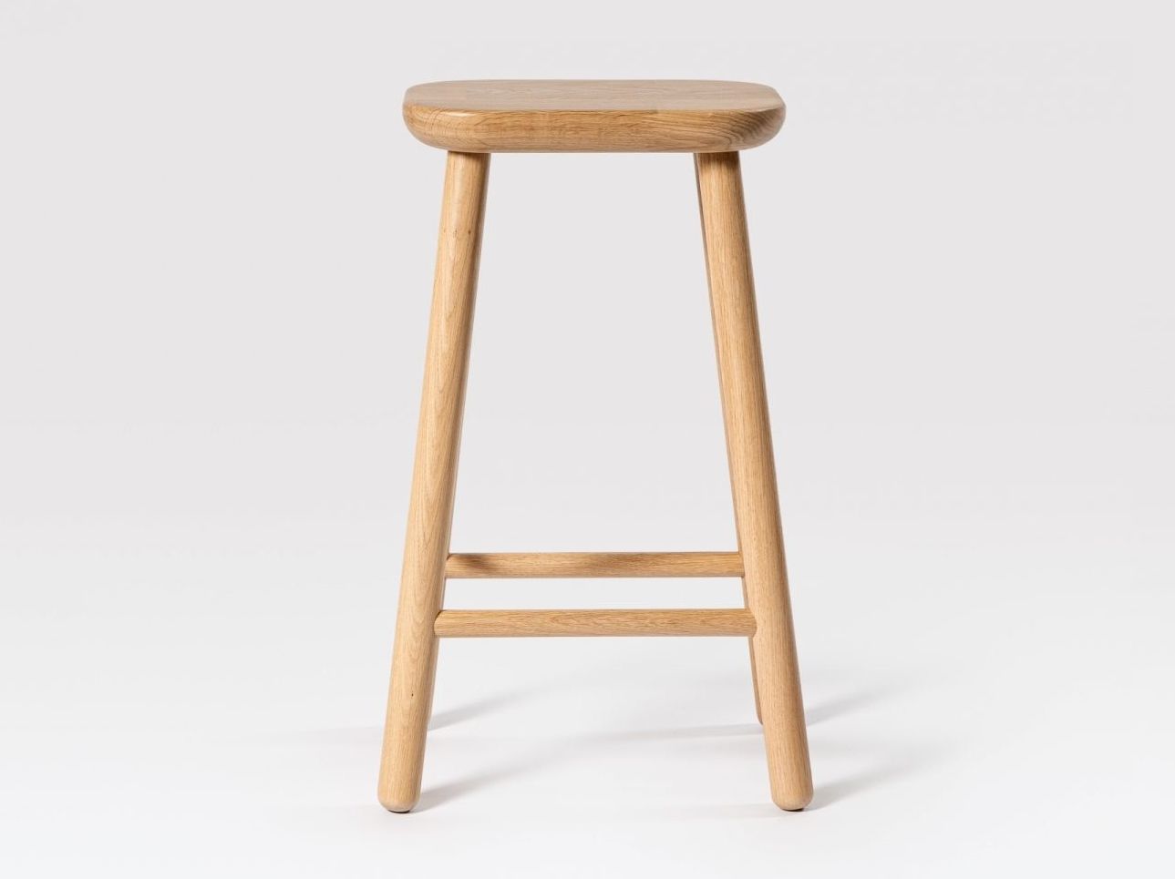 JASPER COUNTER | Stool Oak stool with footrest By Liqui Contracts