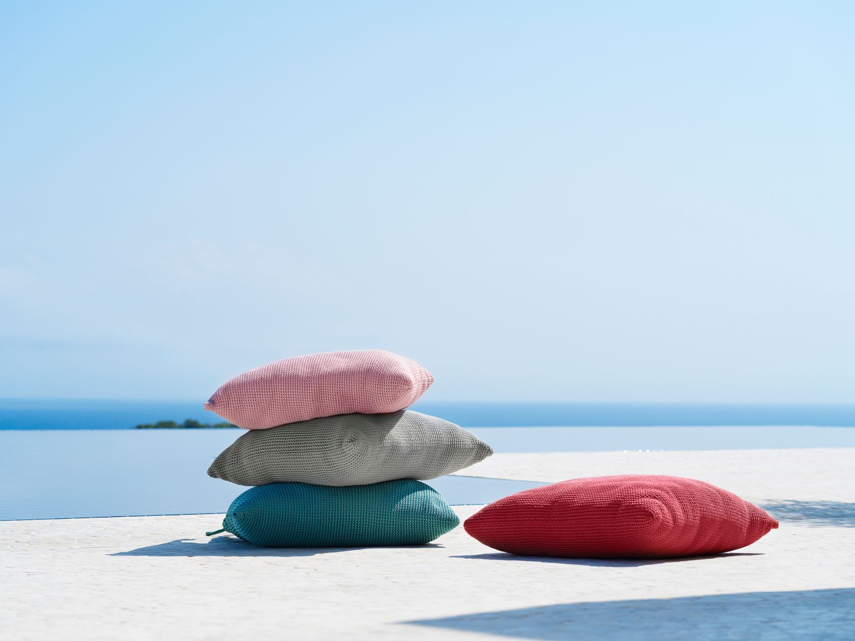 JAVA Solid-color square outdoor cushion By solpuri