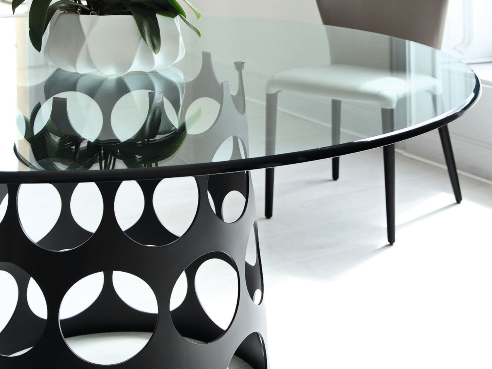 JEAN Round crystal table By Porada | design Carlo Ballabio