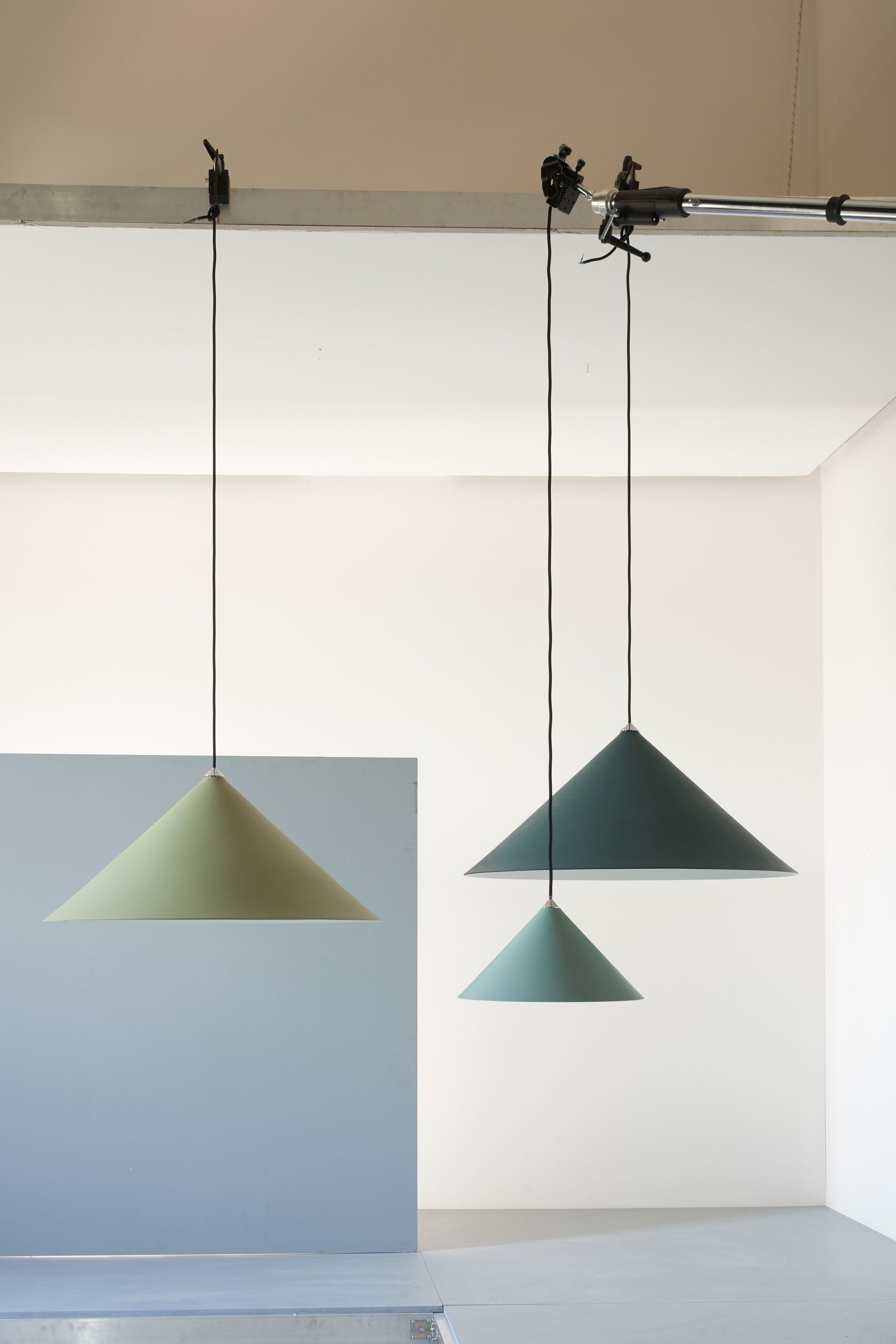 JEENA LED iron pendant lamp By ZAVA | design Franco Zavarise