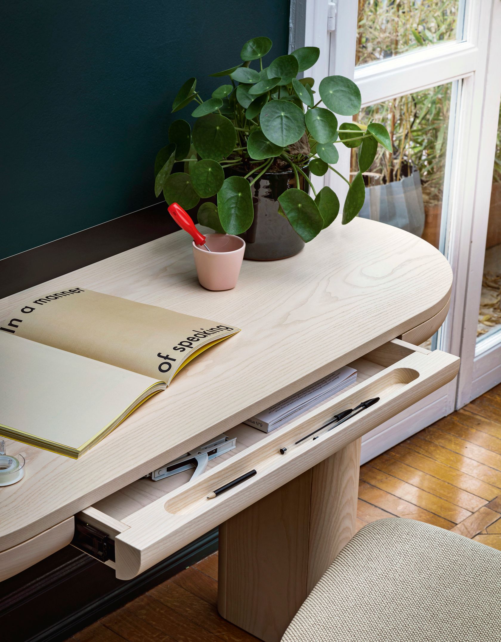 JUMBO Writing desk By Miniforms | design Paolo Cappello