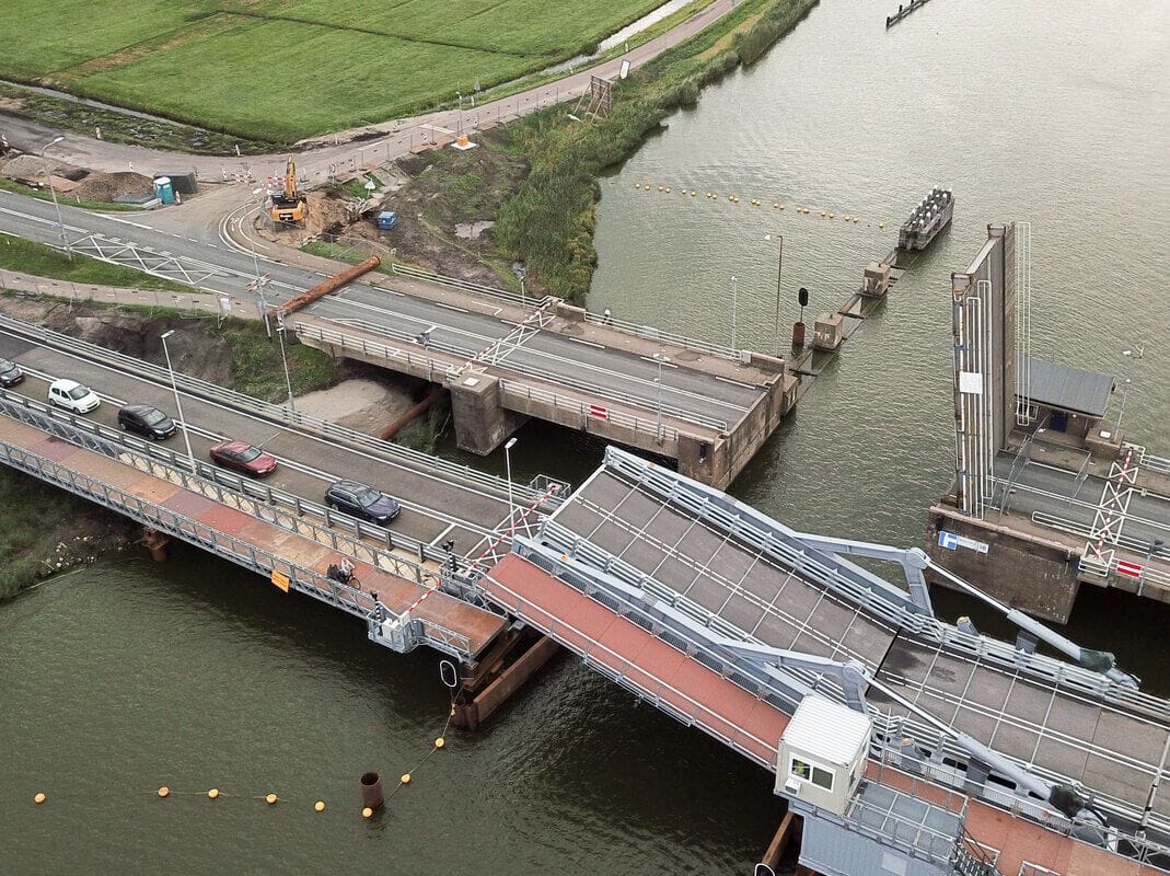 JANSON DRAW BRIDGES Temporary modular bridge for dense traffic By ...