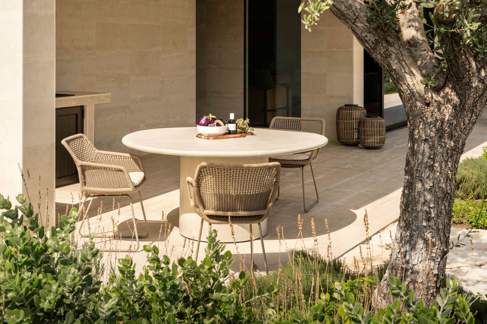 COMO DINING TABLE ROUND Table By Jardinico