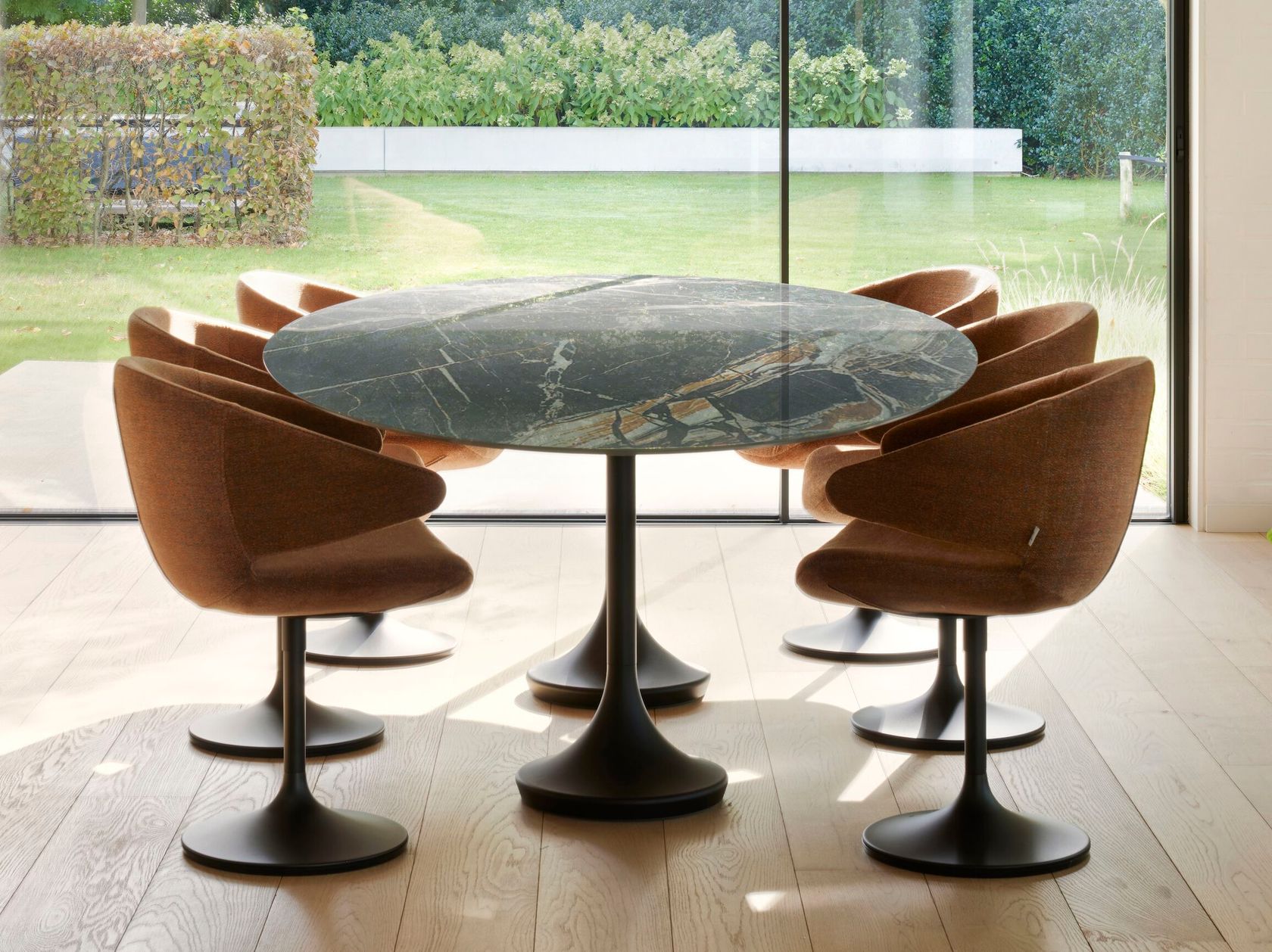 CENTRAL Table By Joli