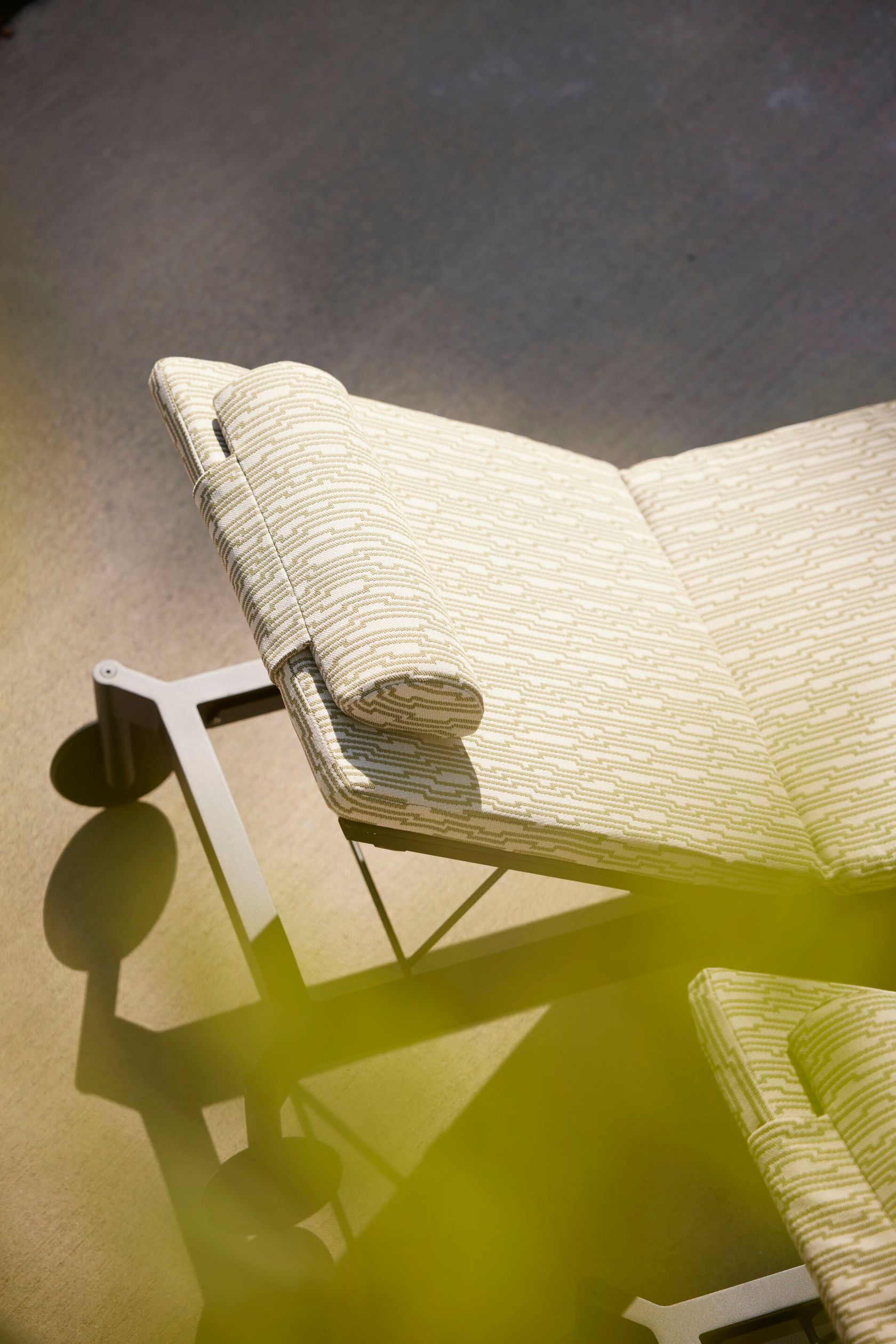 MARGUERITE Recliner sun lounger with castors By Joli | design Mathias ...