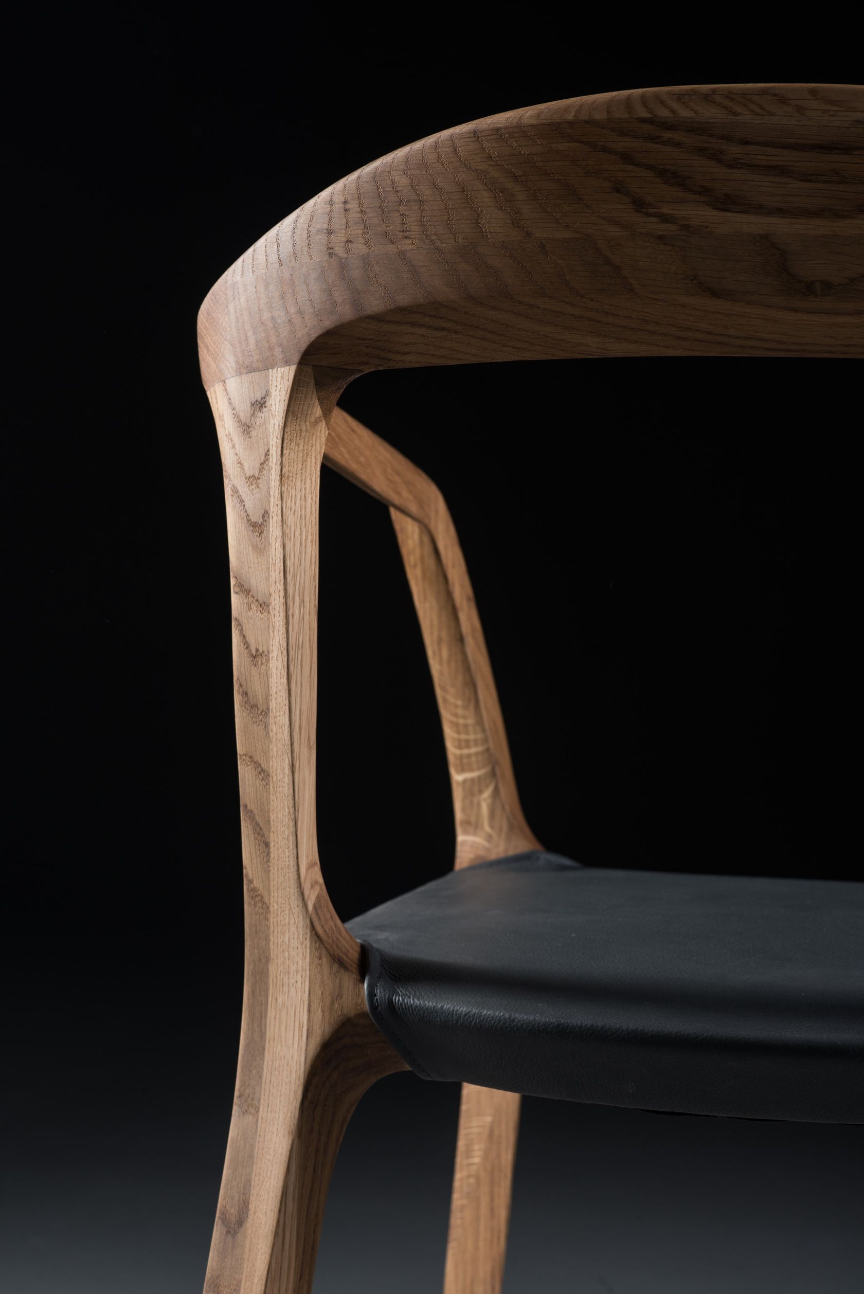 KANON Solid wood chair with armrests By Artisan | design Michael Schneider