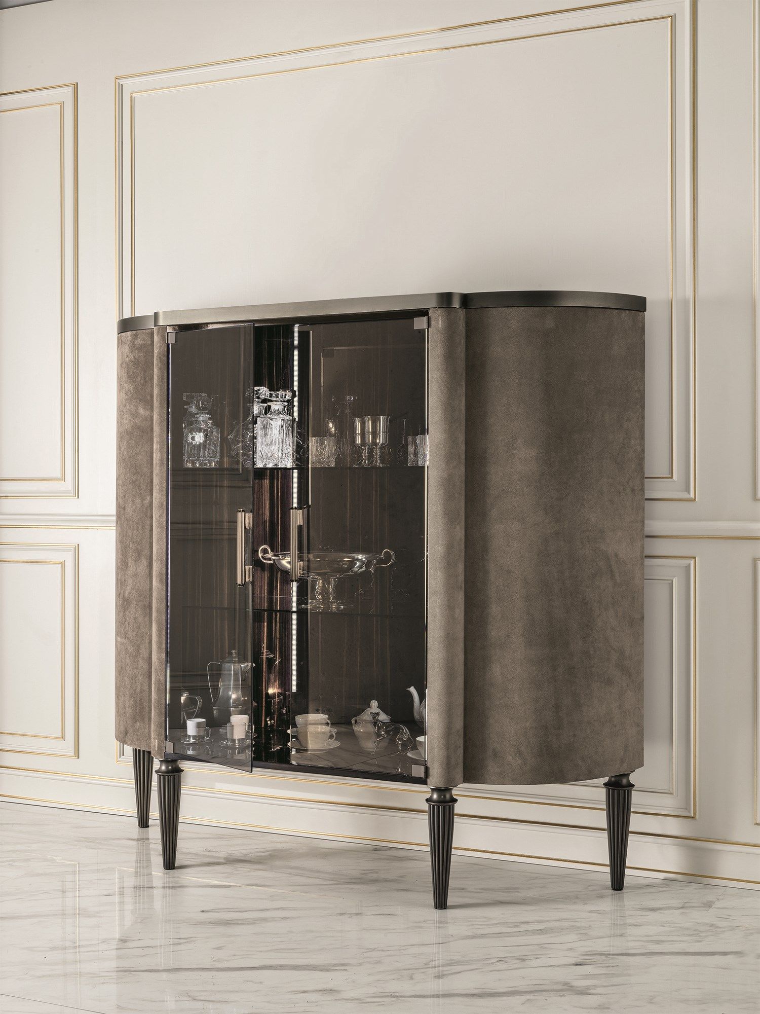 Leather display cabinet KATE By Longhi design Giuseppe Iasparra