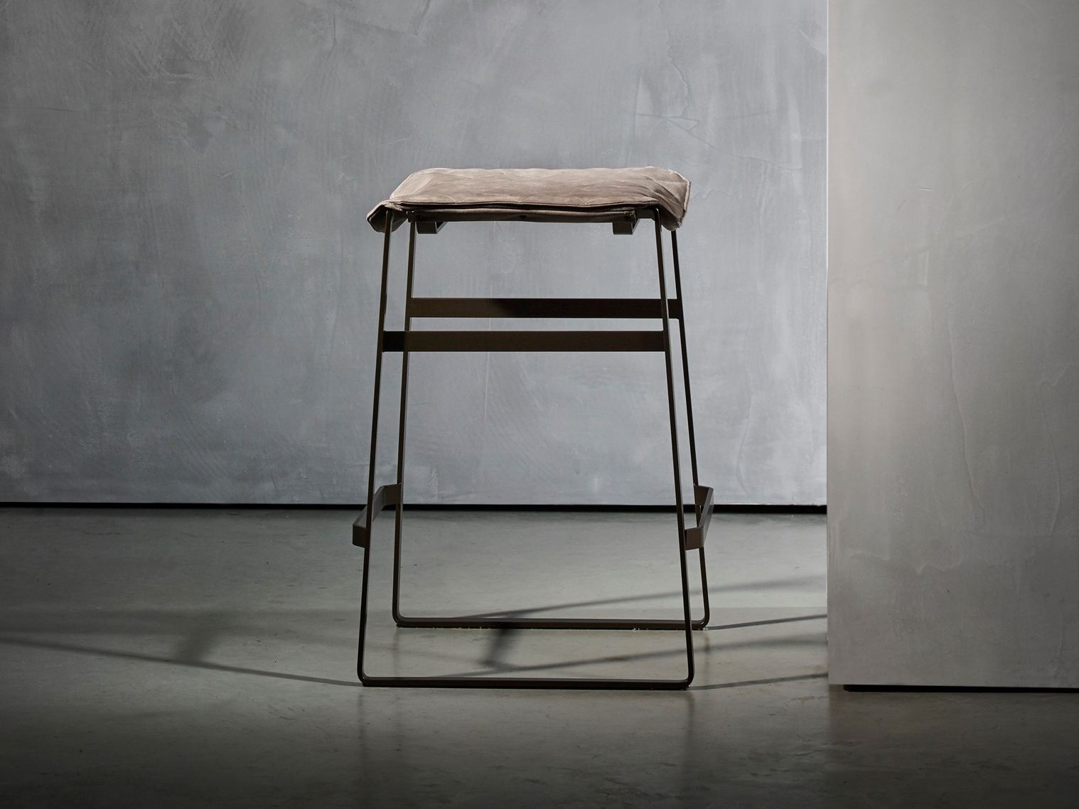 KEKKE LIVING | Stool By Piet Boon design Piet Boon